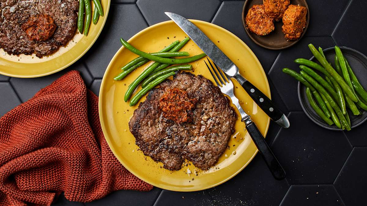 Helpot lehtipihvit jauhelihasta | Pihvit | Yhteishyvä