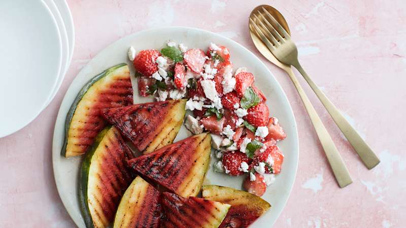 Grillattu vesimeloni | Salaatit | Yhteishyvä