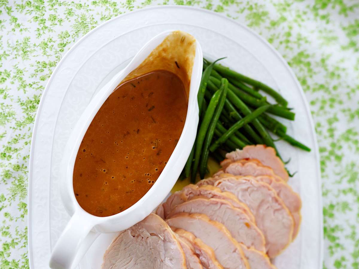 Kalkkunarulla ja mokkakastike | Yhteishyvä