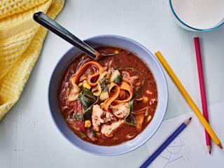 Kanakeitto on arkiruokien aatelia – puolessa tunnissa valmistuvat ...