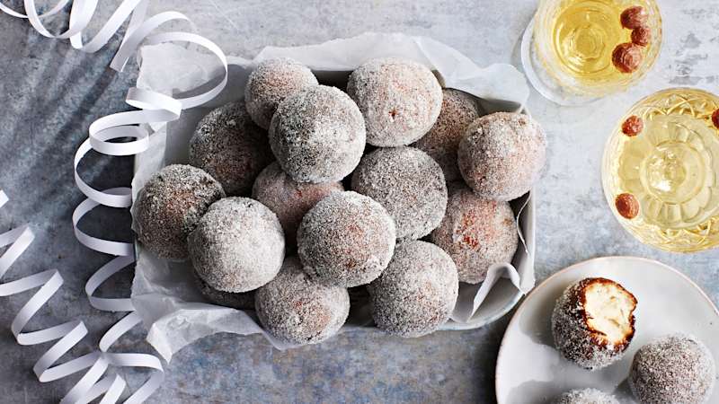 Runsas vappubrunssi ilahduttaa huolettomilla herkuilla | Yhteishyvä