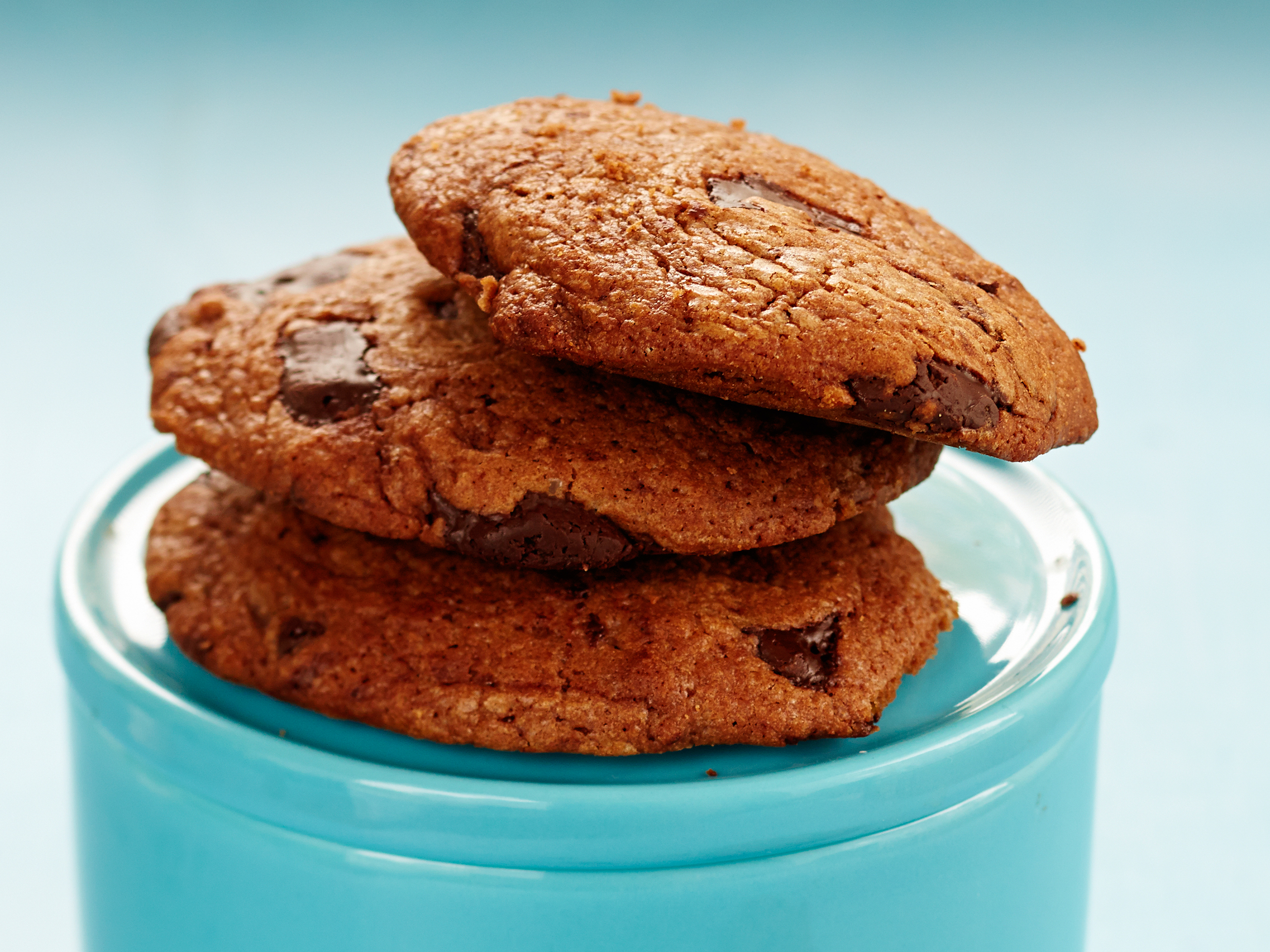 Cookies eli amerikkalaiset suklaahippukeksit | Leivonnaiset | Yhteishyvä