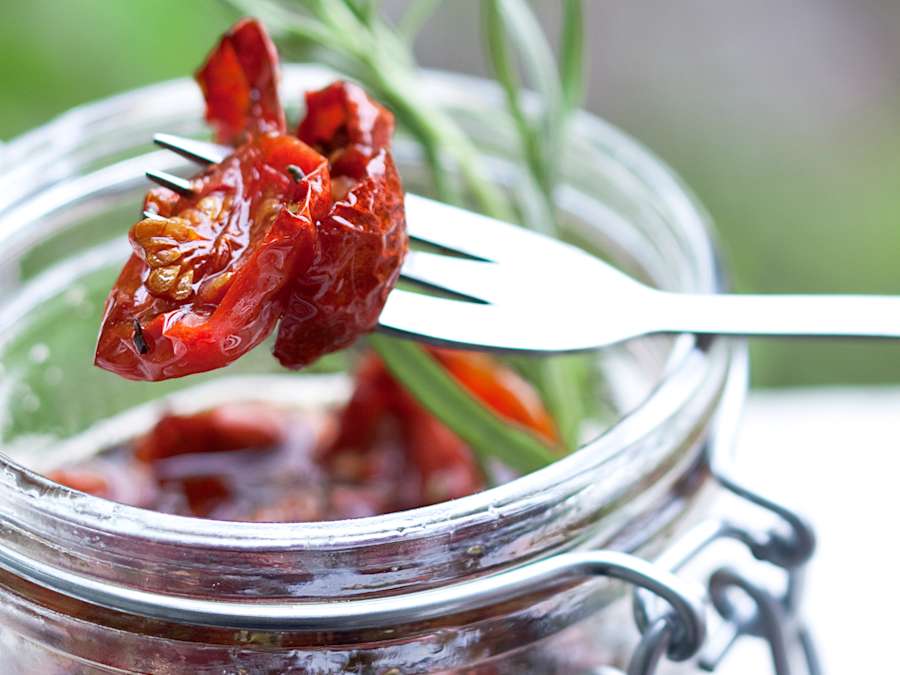 Marinoidut kirsikkatomaatit | Yhteishyvä