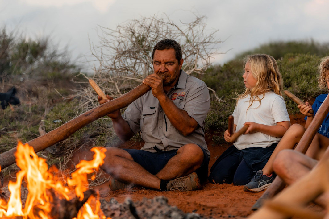 The world's oldest instrument - guide to the didgeridoo in Aboriginal ...