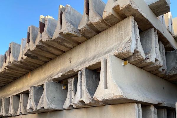 What are the Texas Precast Concrete Traffic Barrier (F-Shape) Pinned Placement Specifications ...