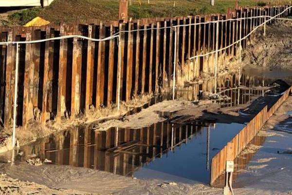 How are Combi Walls Utilized in Marine Construction? | Eiffel Trading