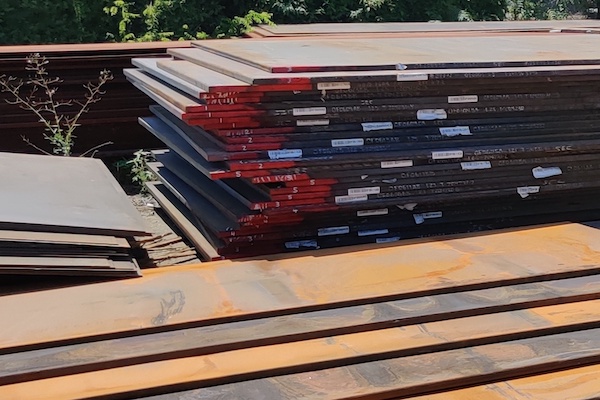 Should I Buy New or Used Steel Plates? | Eiffel Trading