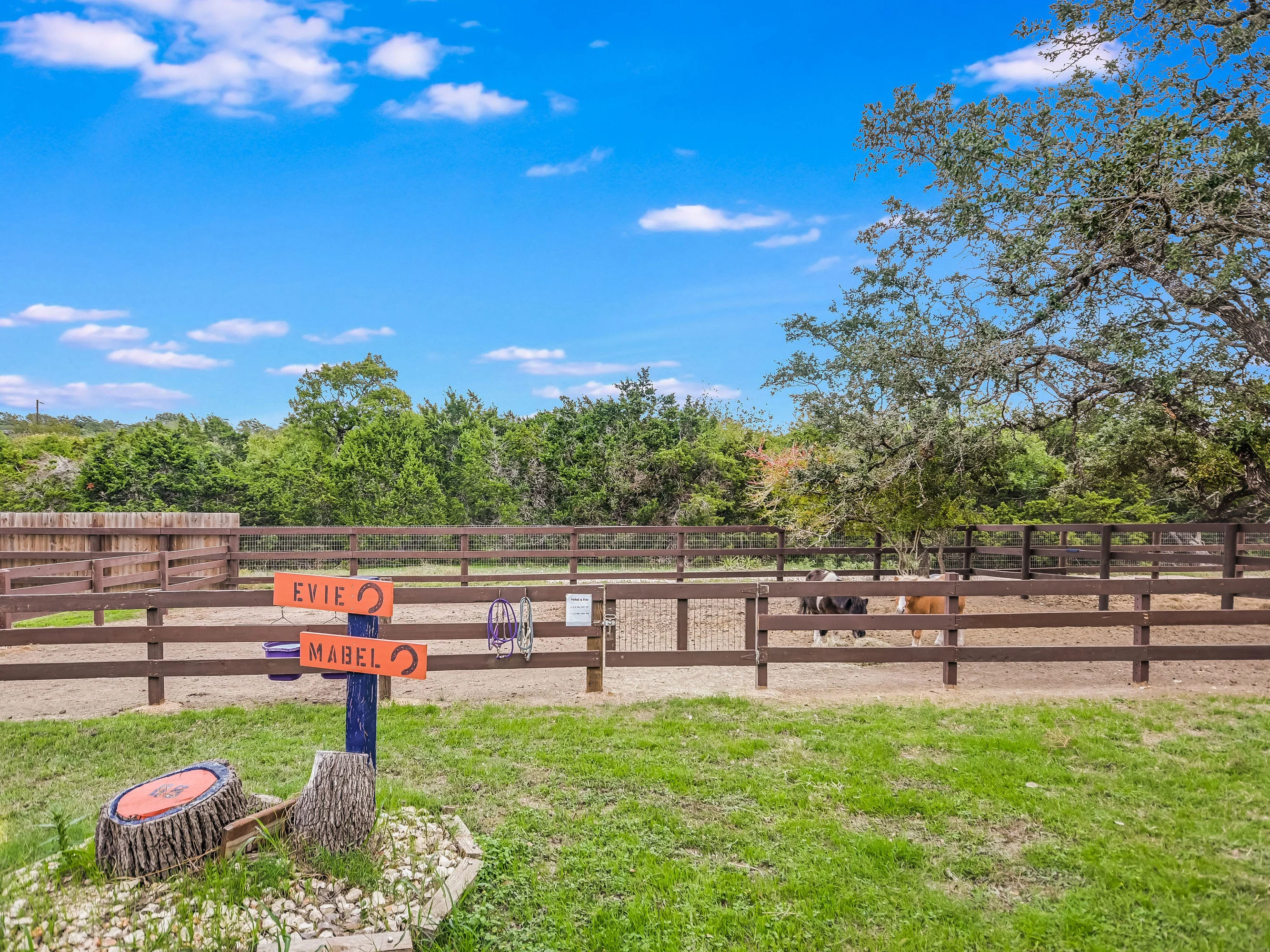 1910 Prochnow Road, Dripping Springs, Near Austin, Texas 78620 ...