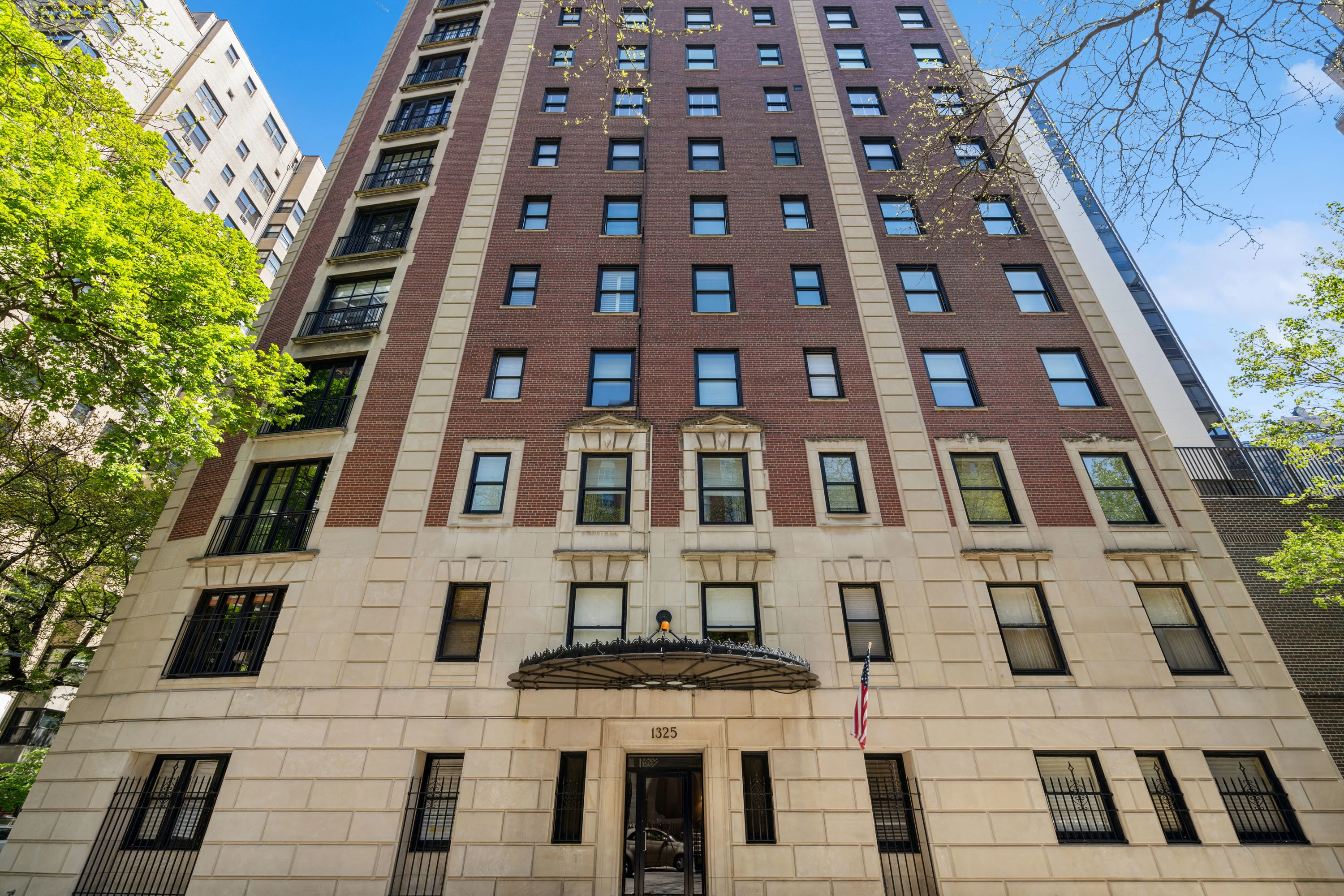 1325 North Astor Street #13, Chicago, Illinois 60610 | Concierge Auctions
