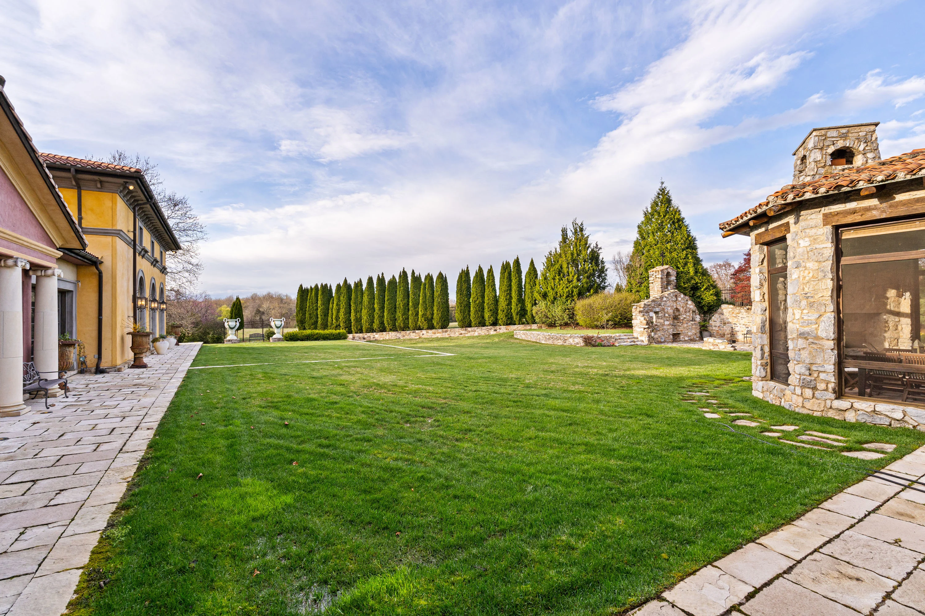 13320 Signal Tree Lane, Potomac, Maryland 20854 | Concierge Auctions