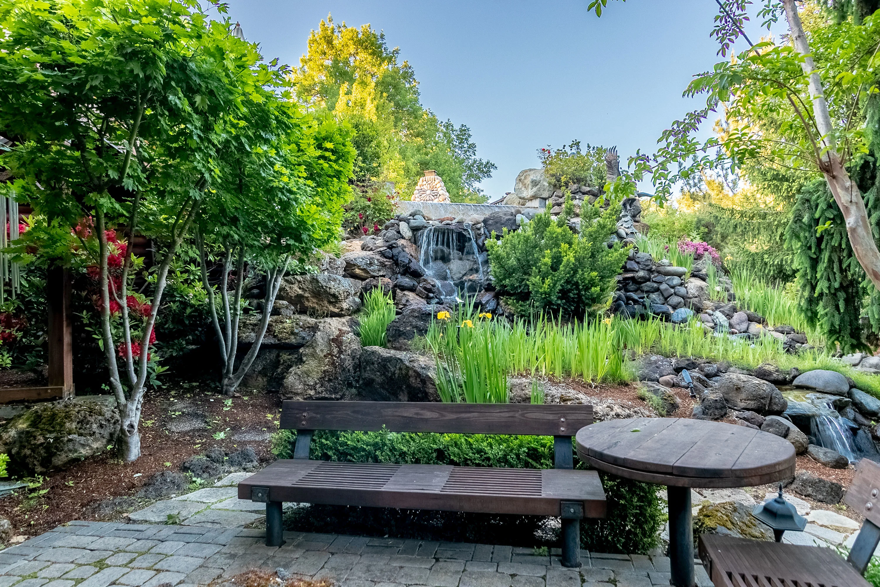 369 Rene Drive, Shady Cove, Oregon 97539 | Concierge Auctions