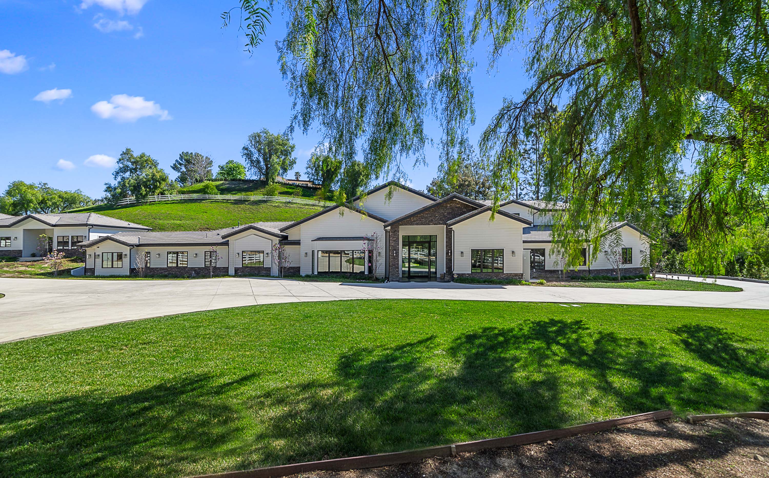 Rare Modern Ranch Estate in Southern California’s Hidden Hills to Sell ...