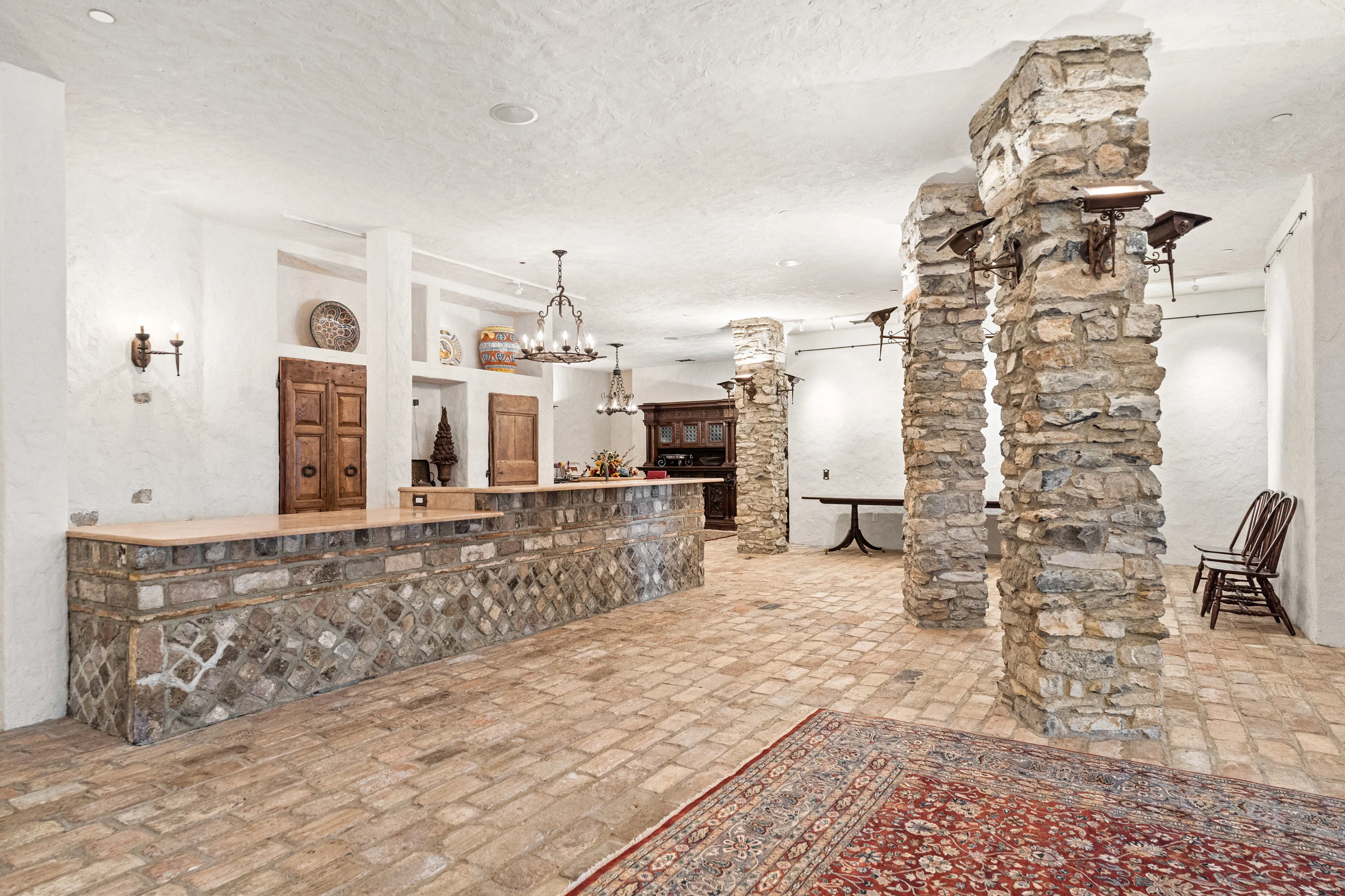 13320 Signal Tree Lane, Potomac, Maryland 20854 | Concierge Auctions