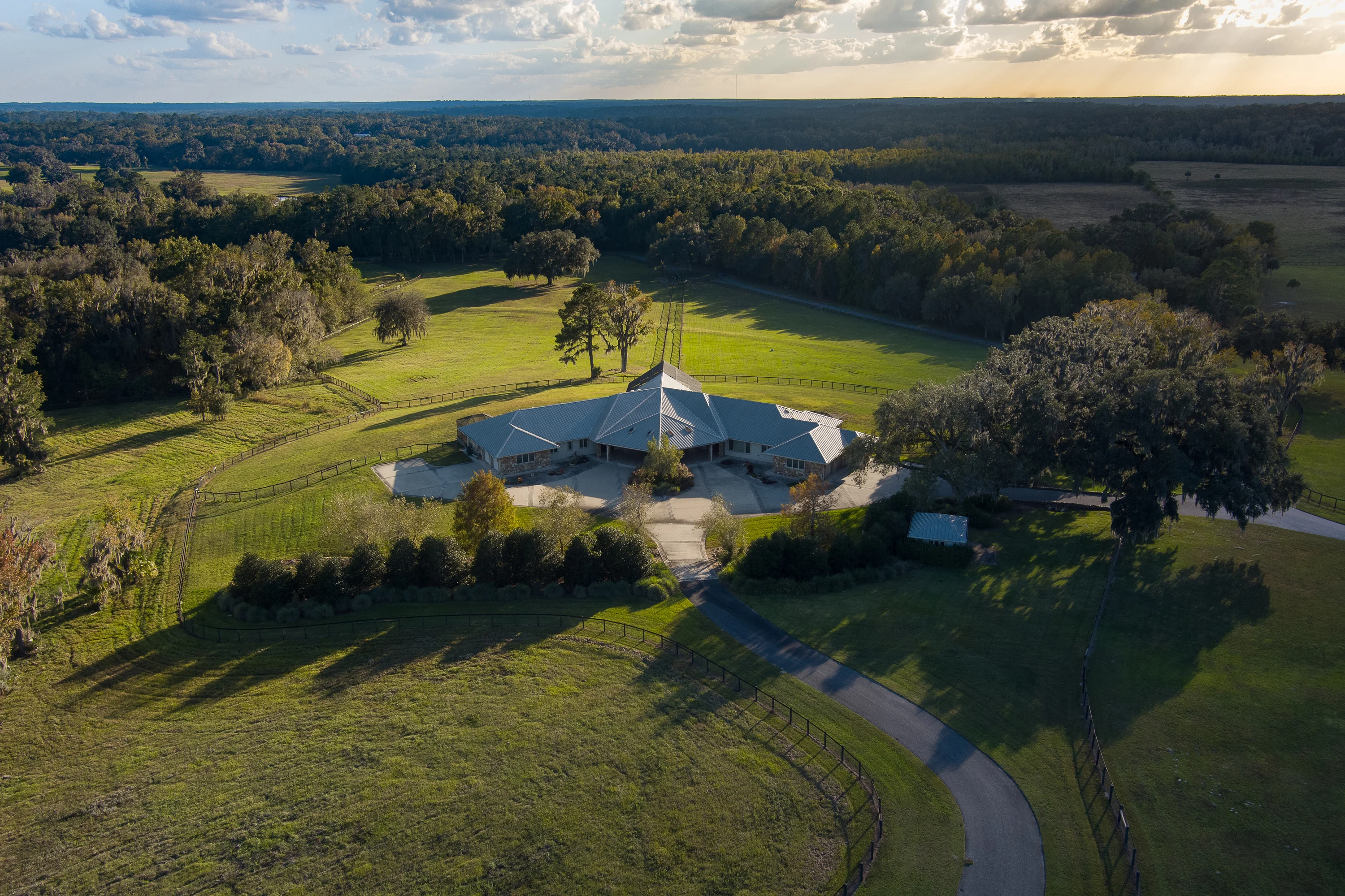 9001 NW 200th Street Road, Micanopy, Ocala Area, Florida 32667 | Concierge Auctions