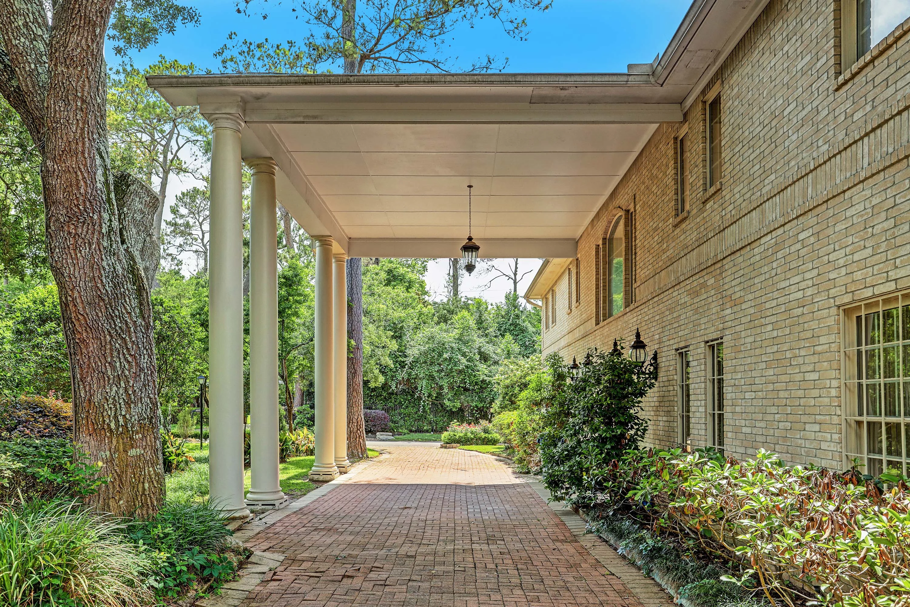 4006 Inverness Drive, Houston, Texas 77019 | Concierge Auctions