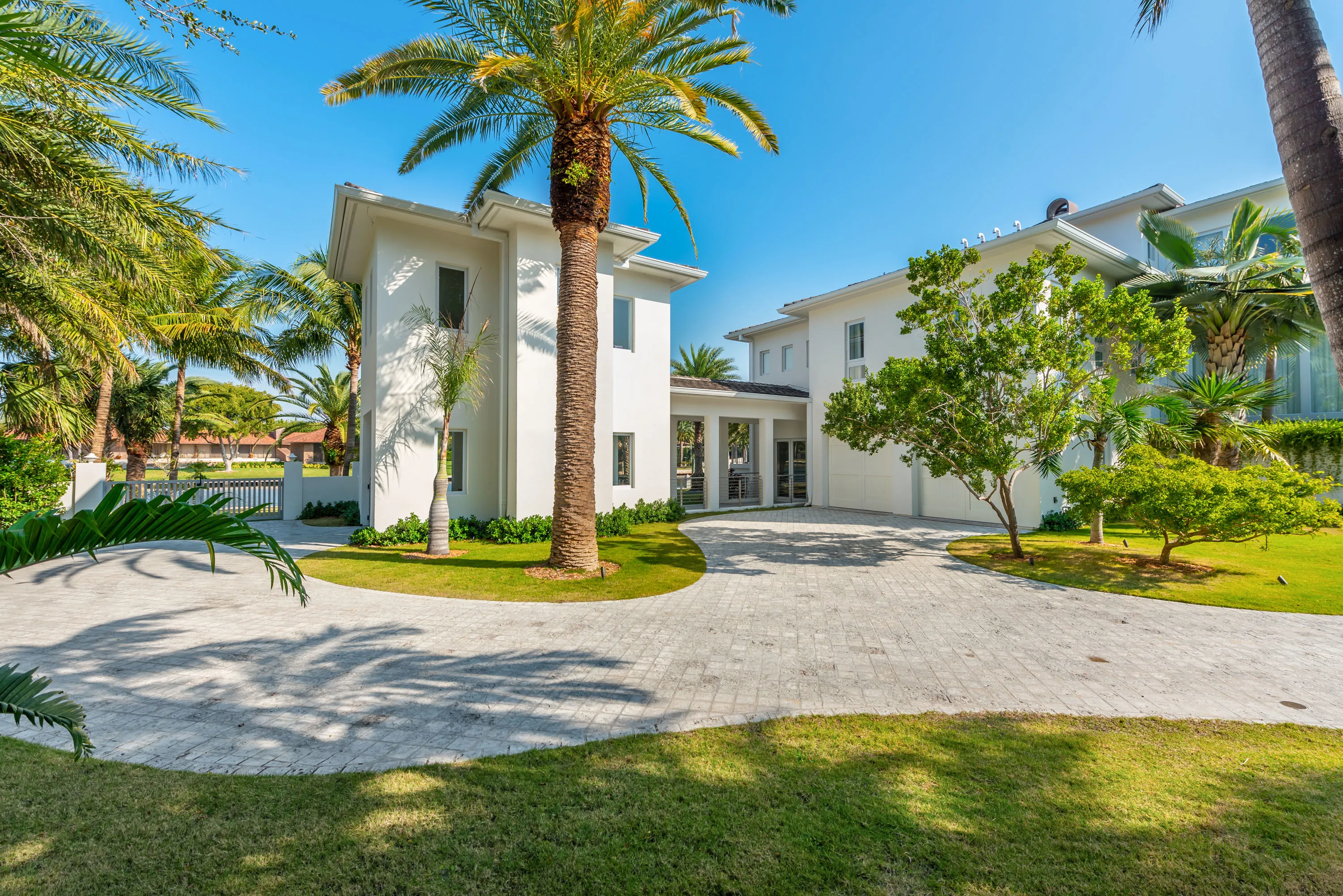 41 Arvida Parkway, Miami, Florida 33156 | Concierge Auctions