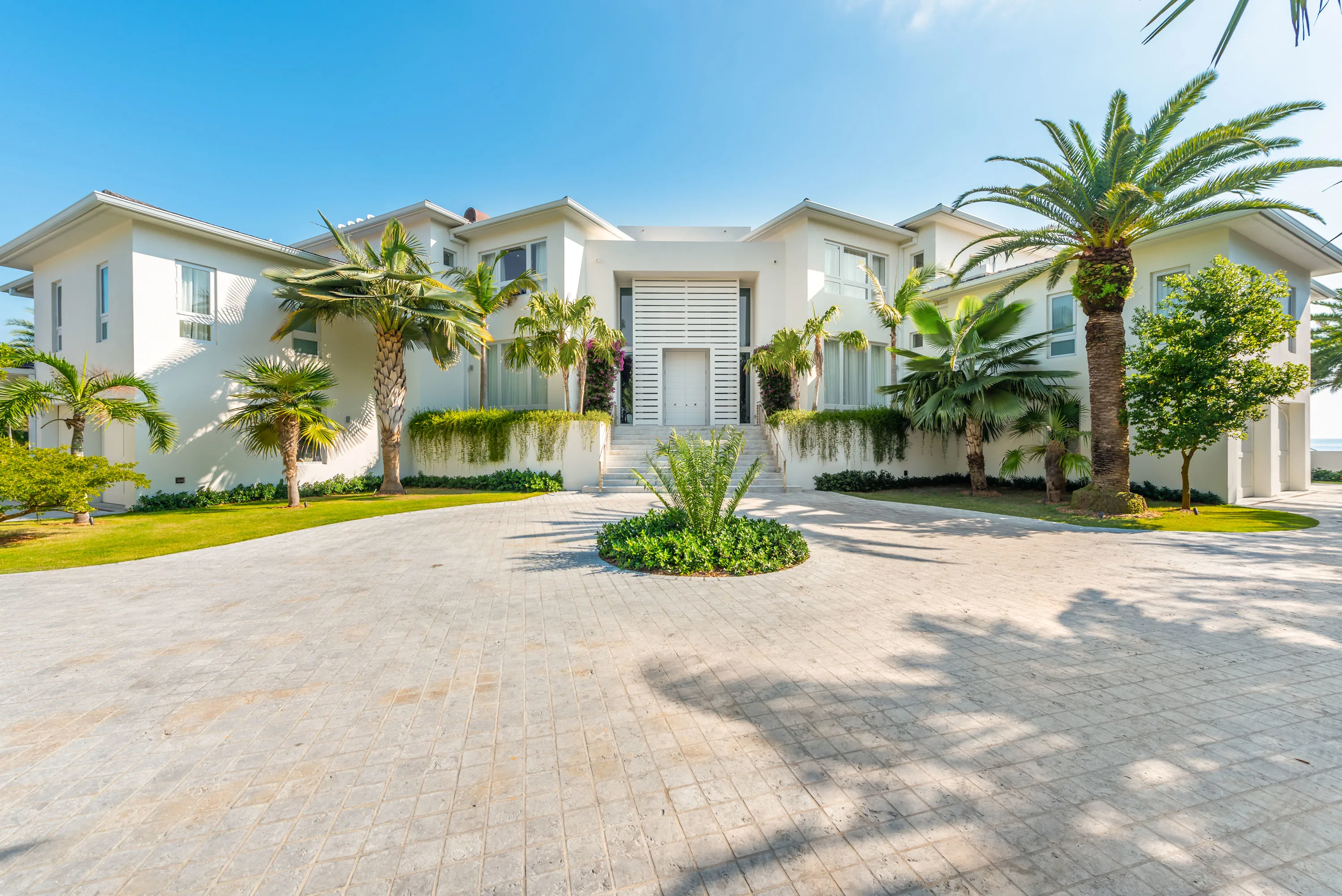 41 Arvida Parkway, Miami, Florida 33156 | Concierge Auctions