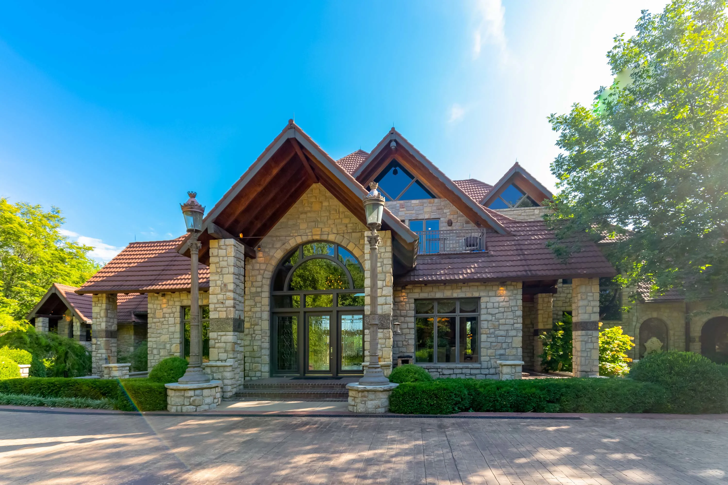 5225 Renner Road, Lake Quivira, Kansas City, Kansas 66217 | Concierge ...