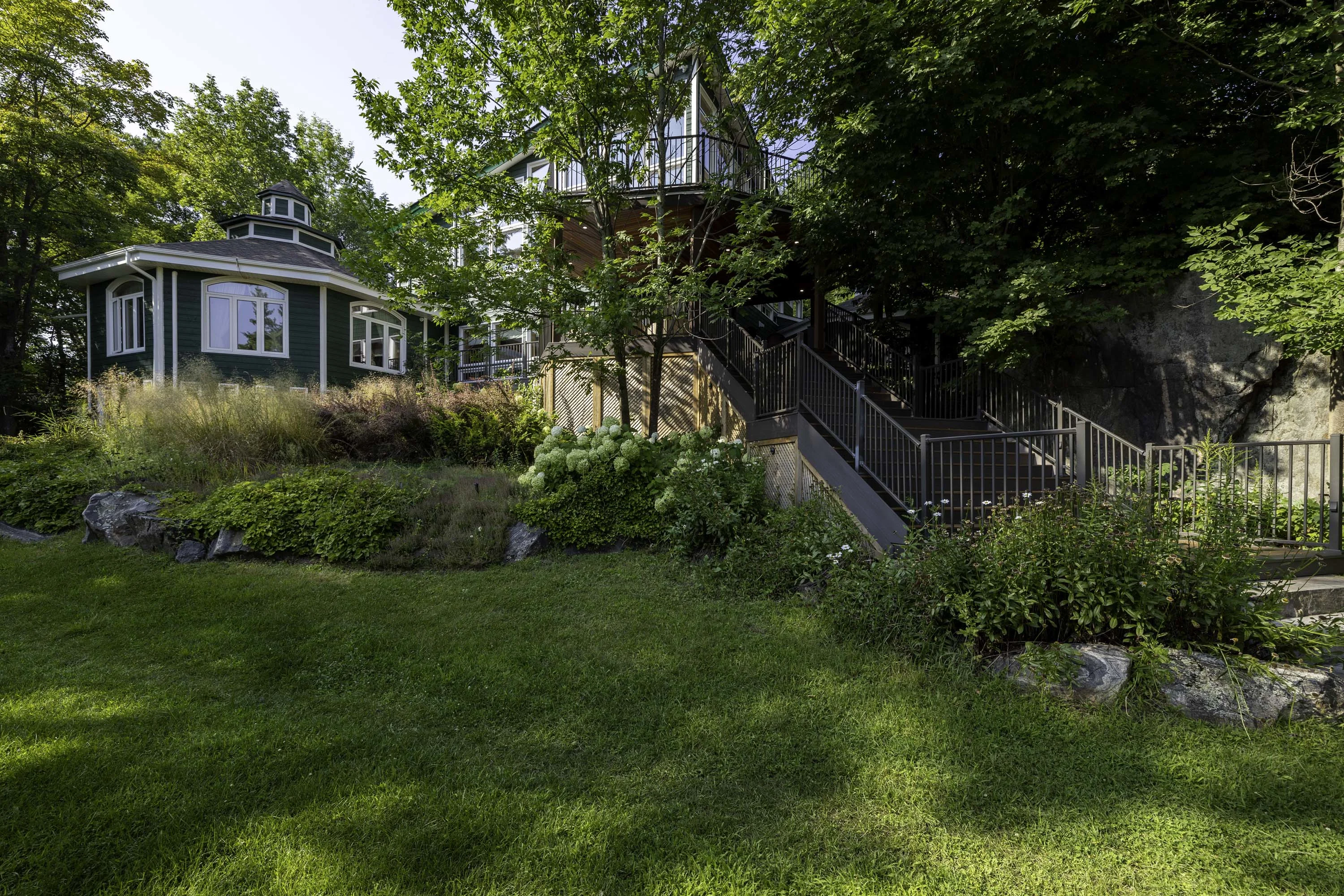 1080 Whitehead Road, Lake Muskoka, Gravenhurst, Ontario P1P 1V1, Canada ...