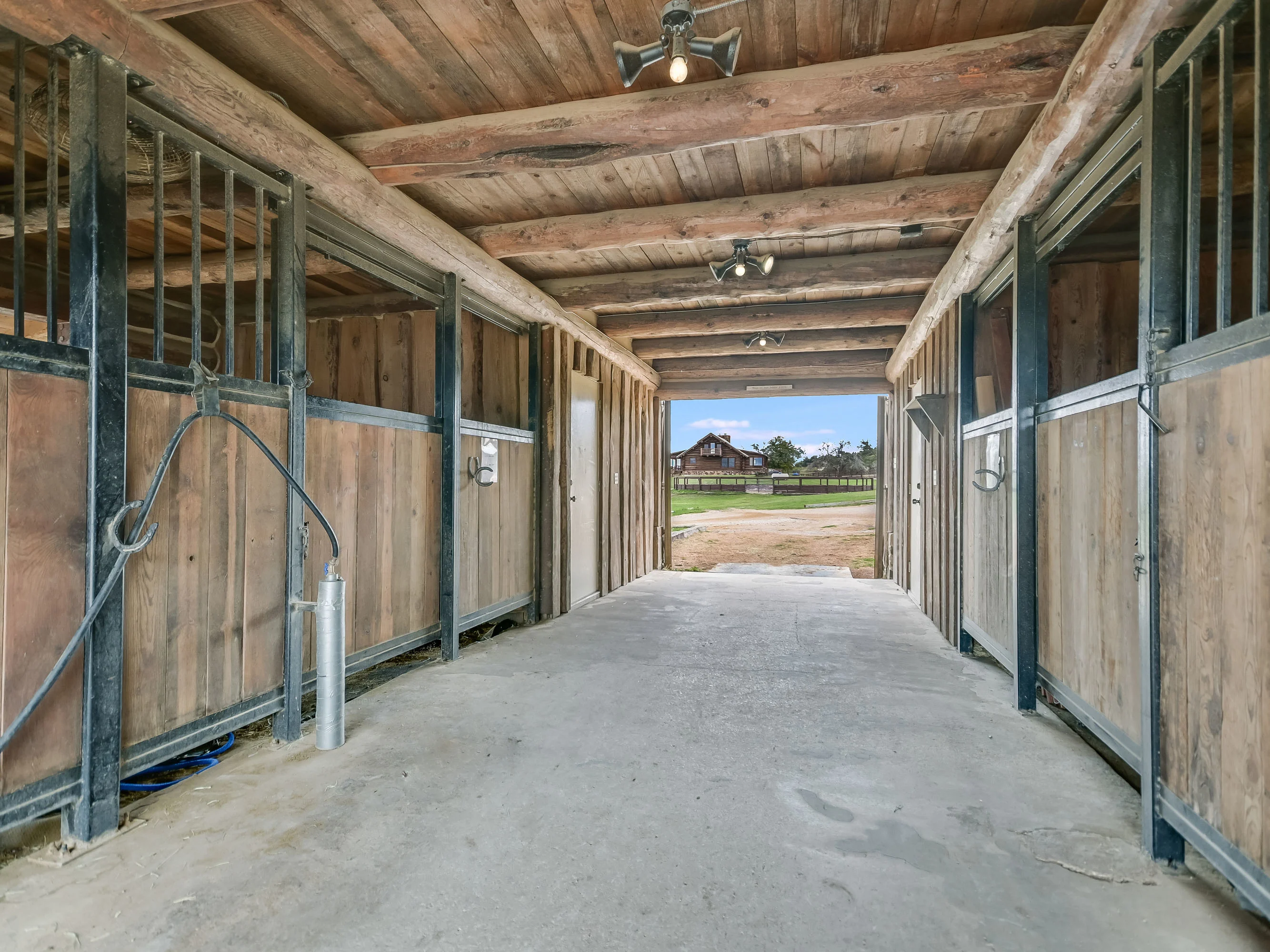 1910 Prochnow Road, Dripping Springs, Near Austin, Texas 78620 ...