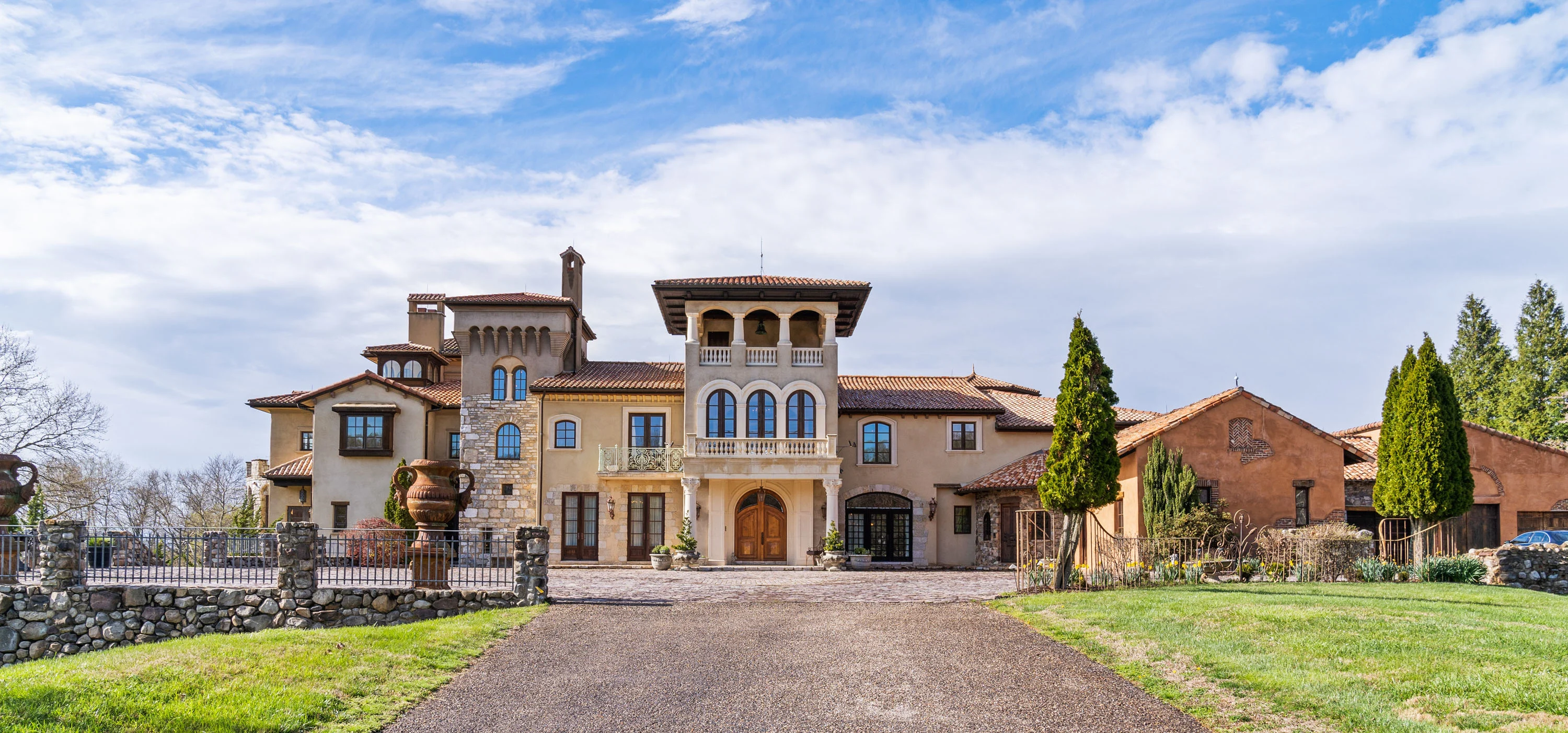 13320 Signal Tree Lane, Potomac, Maryland 20854 | Concierge Auctions