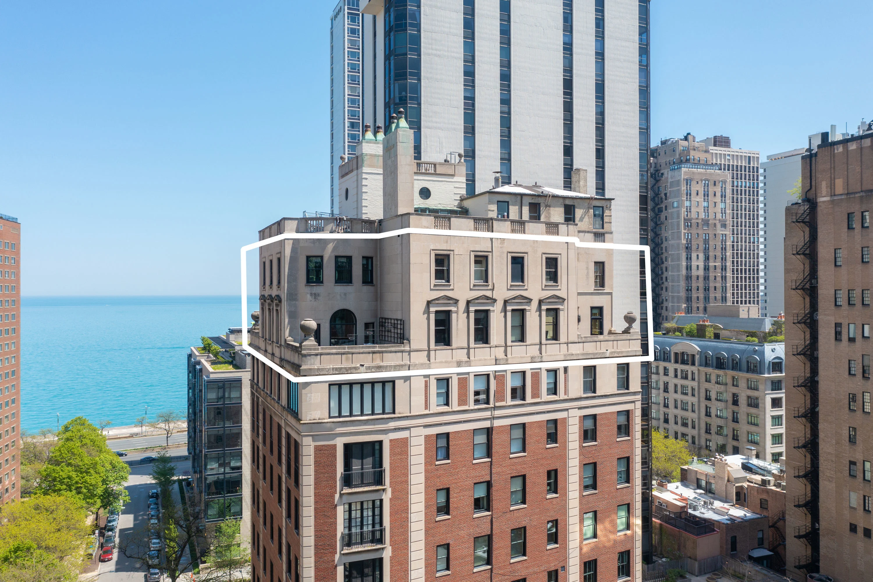 1325 North Astor Street #13, Chicago, Illinois 60610 | Concierge Auctions