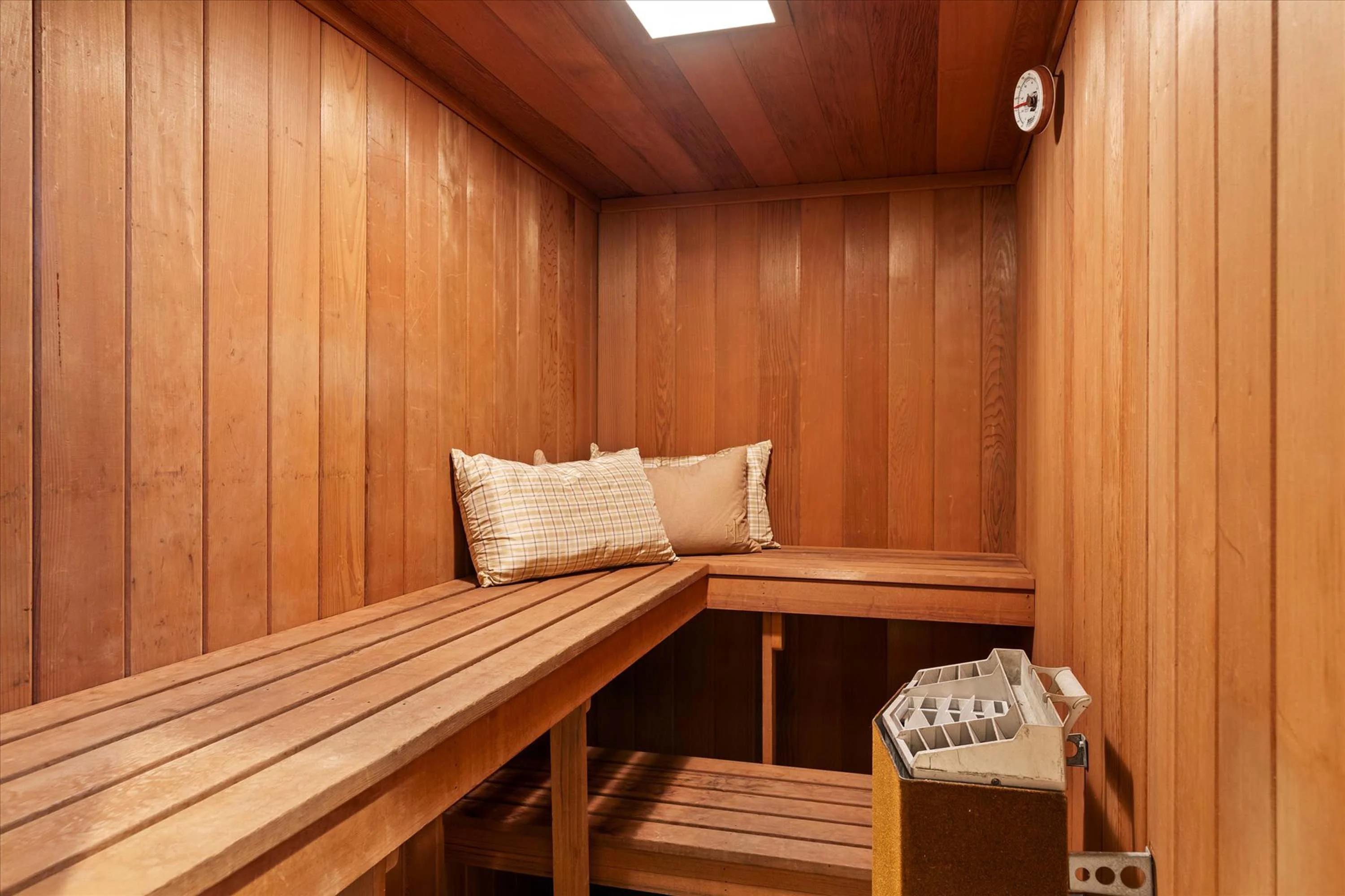 Swan Manor | 1 Swan Place, Nissequogue, Gold Coast, New York 11780 ...