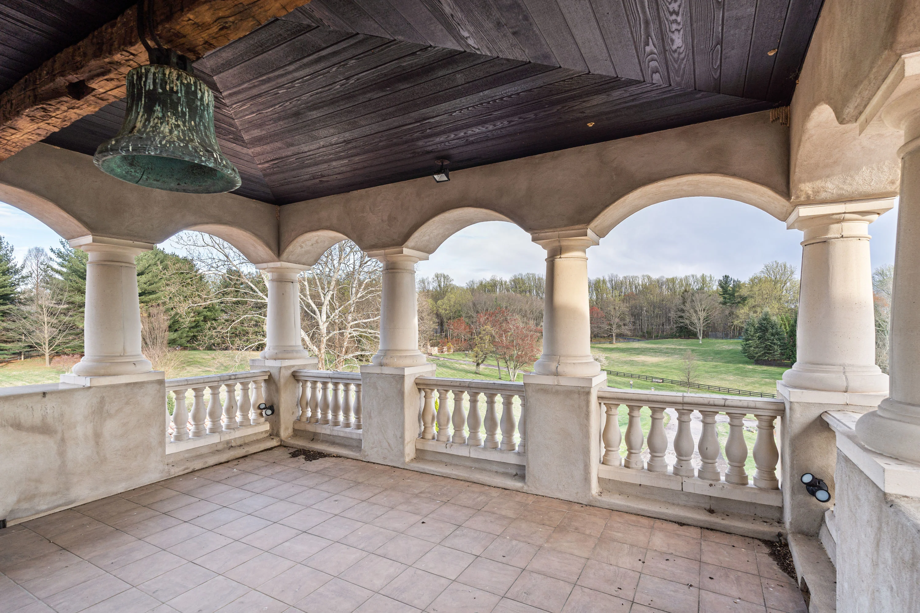 13320 Signal Tree Lane, Potomac, Maryland 20854 | Concierge Auctions