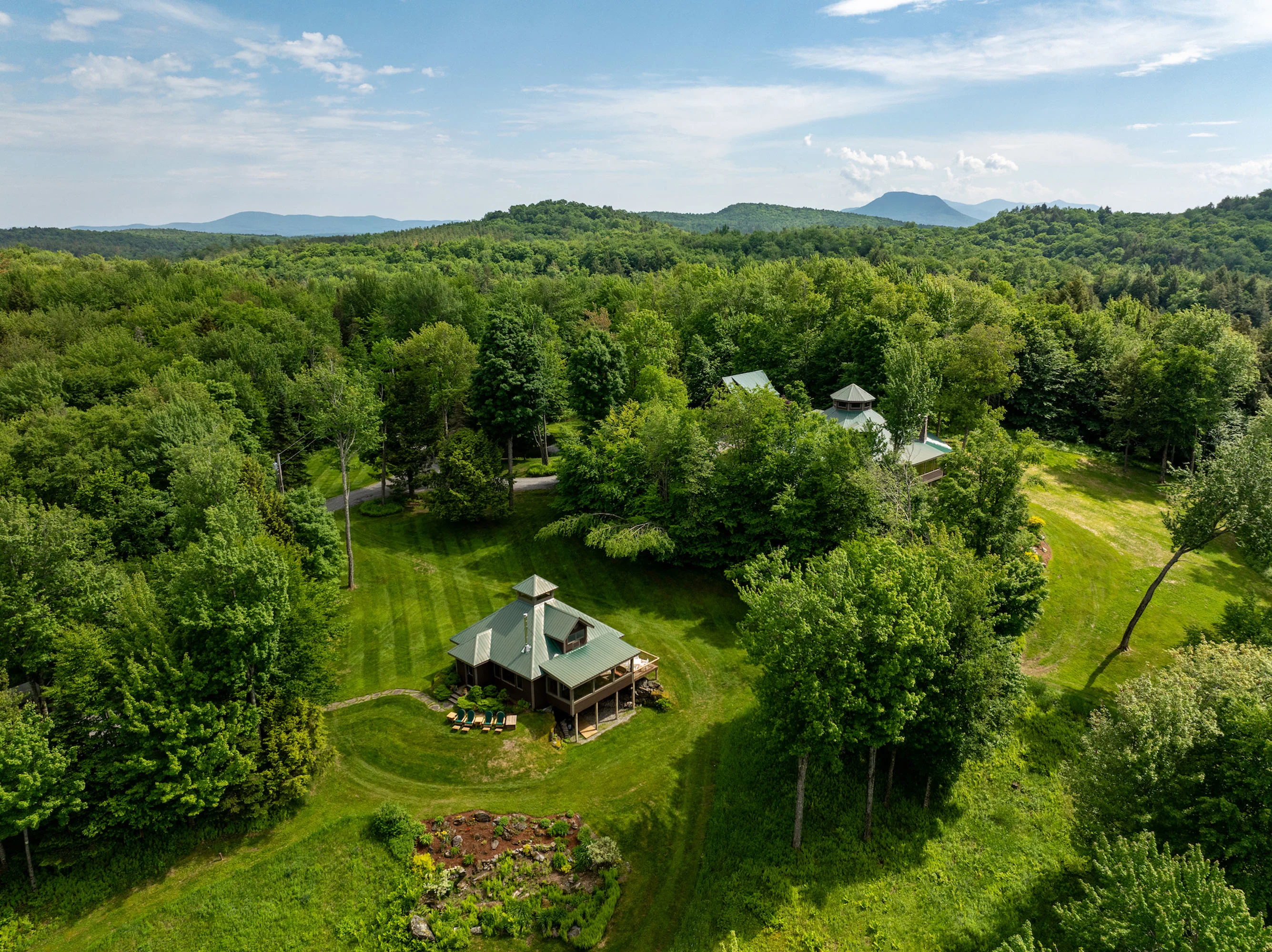 404 Patnoe Farm Drive, Hyde Park, Near Stowe, Vermont 05655 | Concierge ...