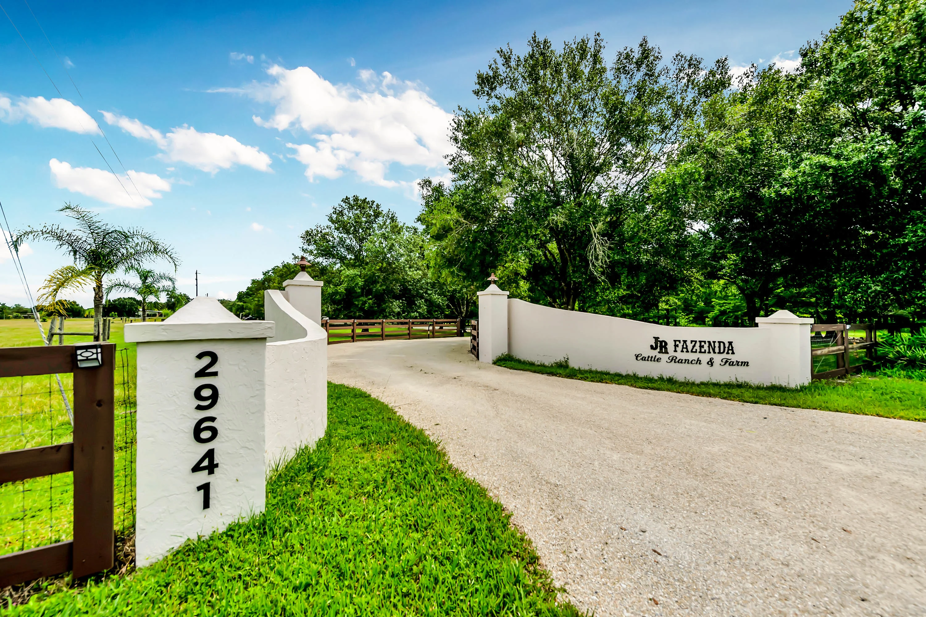 29641 State Road 70 East, Sarasota, Florida 34251 | Concierge Auctions