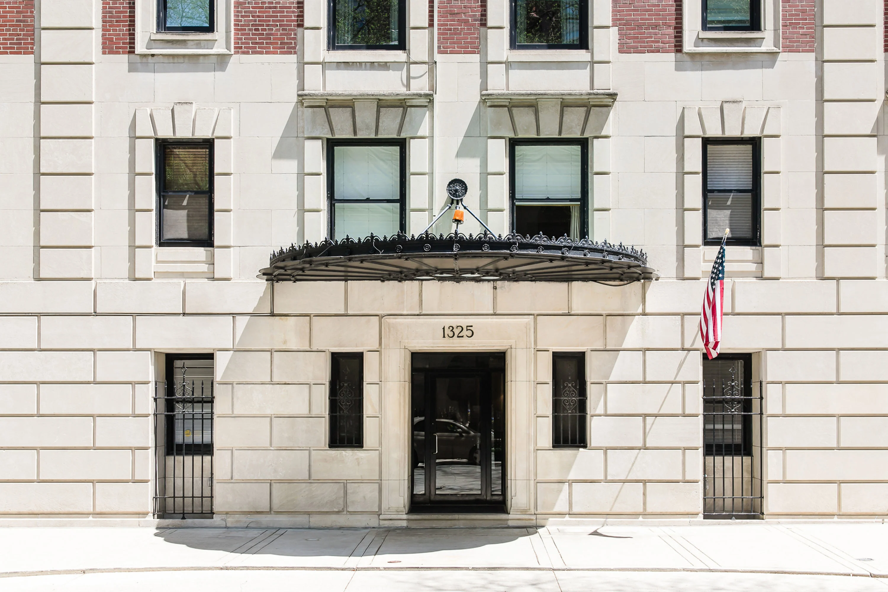 1325 North Astor Street #13, Chicago, Illinois 60610 | Concierge Auctions