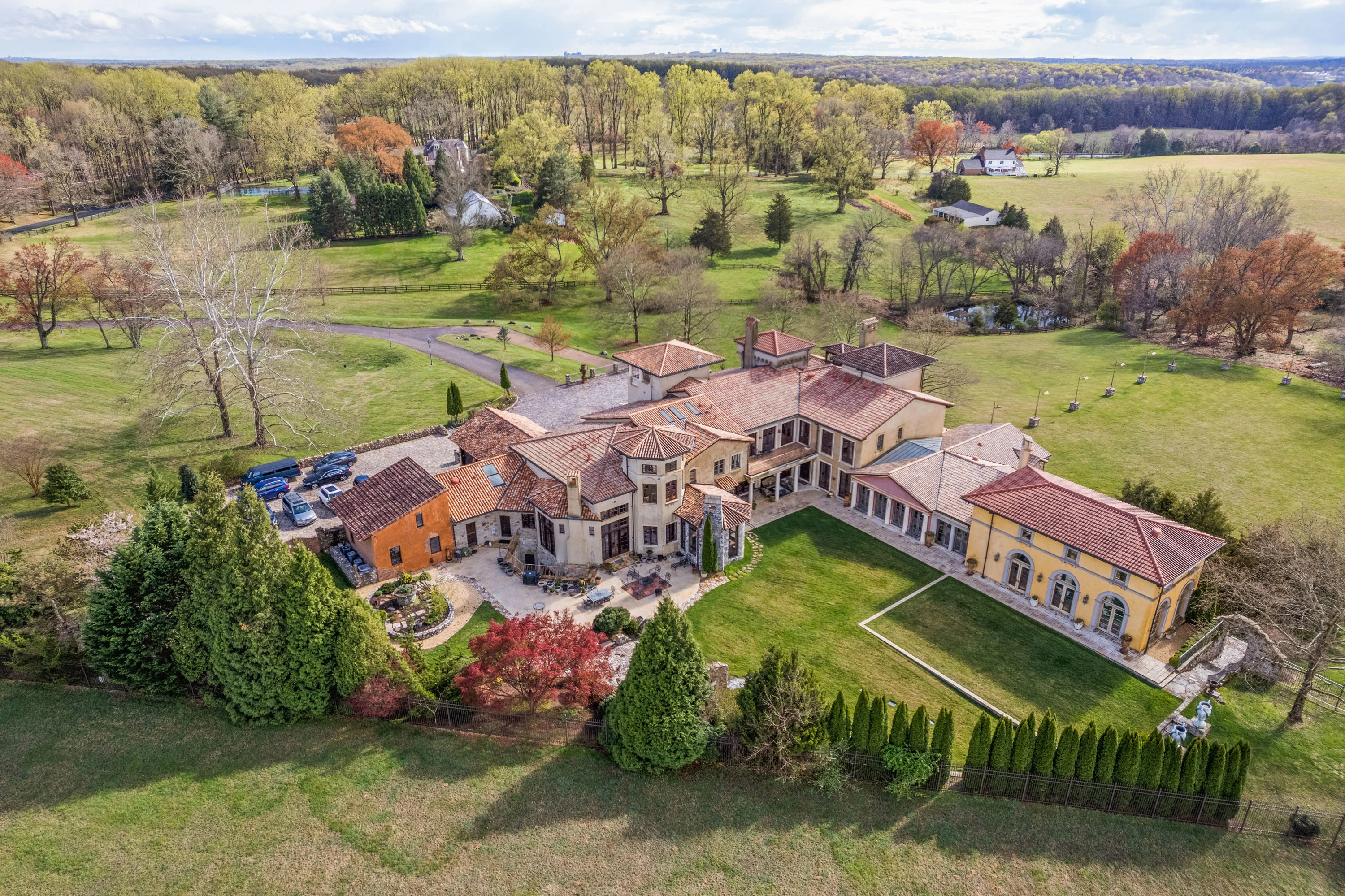13320 Signal Tree Lane, Potomac, Maryland 20854 | Concierge Auctions