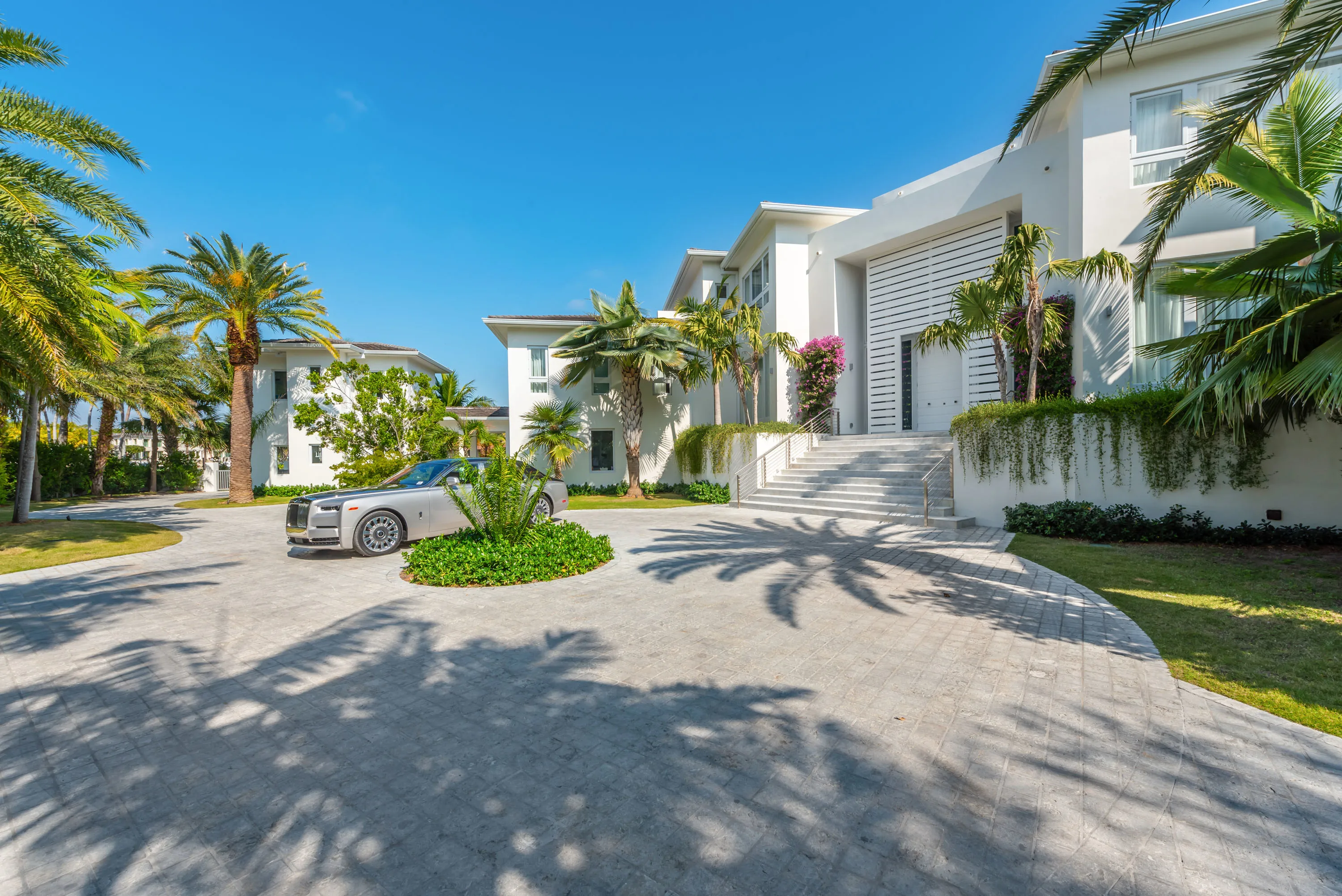 41 Arvida Parkway, Miami, Florida 33156 | Concierge Auctions