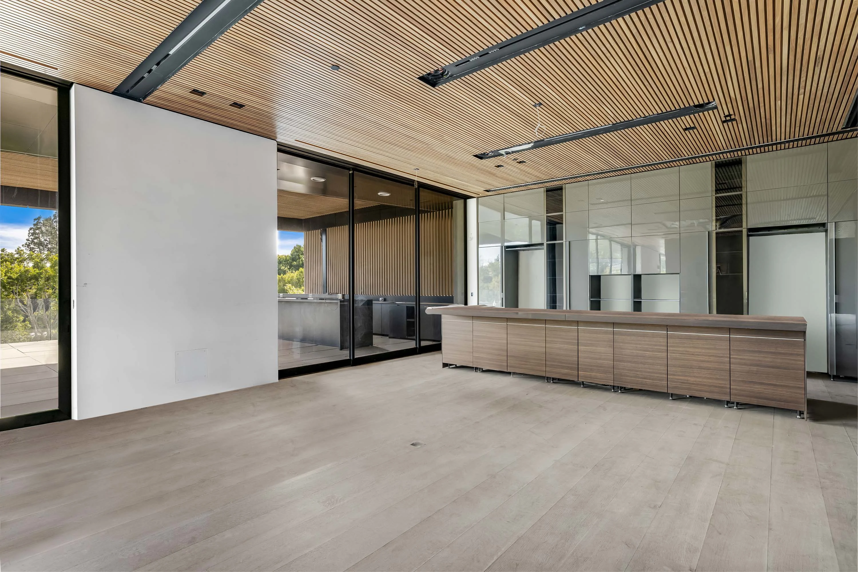 10710 Chalon Road, Bel Air, California 90077 | Concierge Auctions