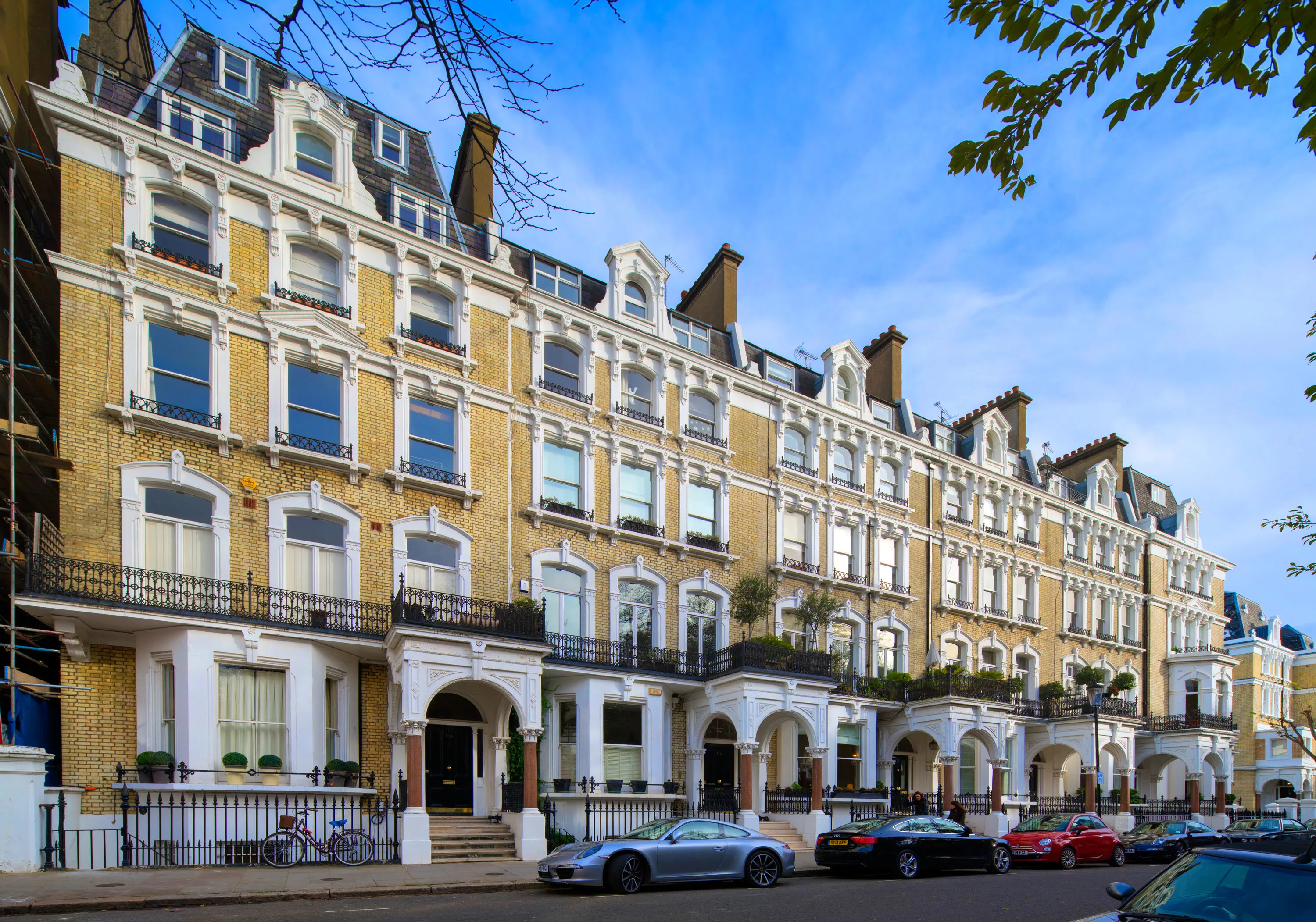 Garden Flat, 16 Redcliffe Square, Chelsea, London, England SW10, United ...