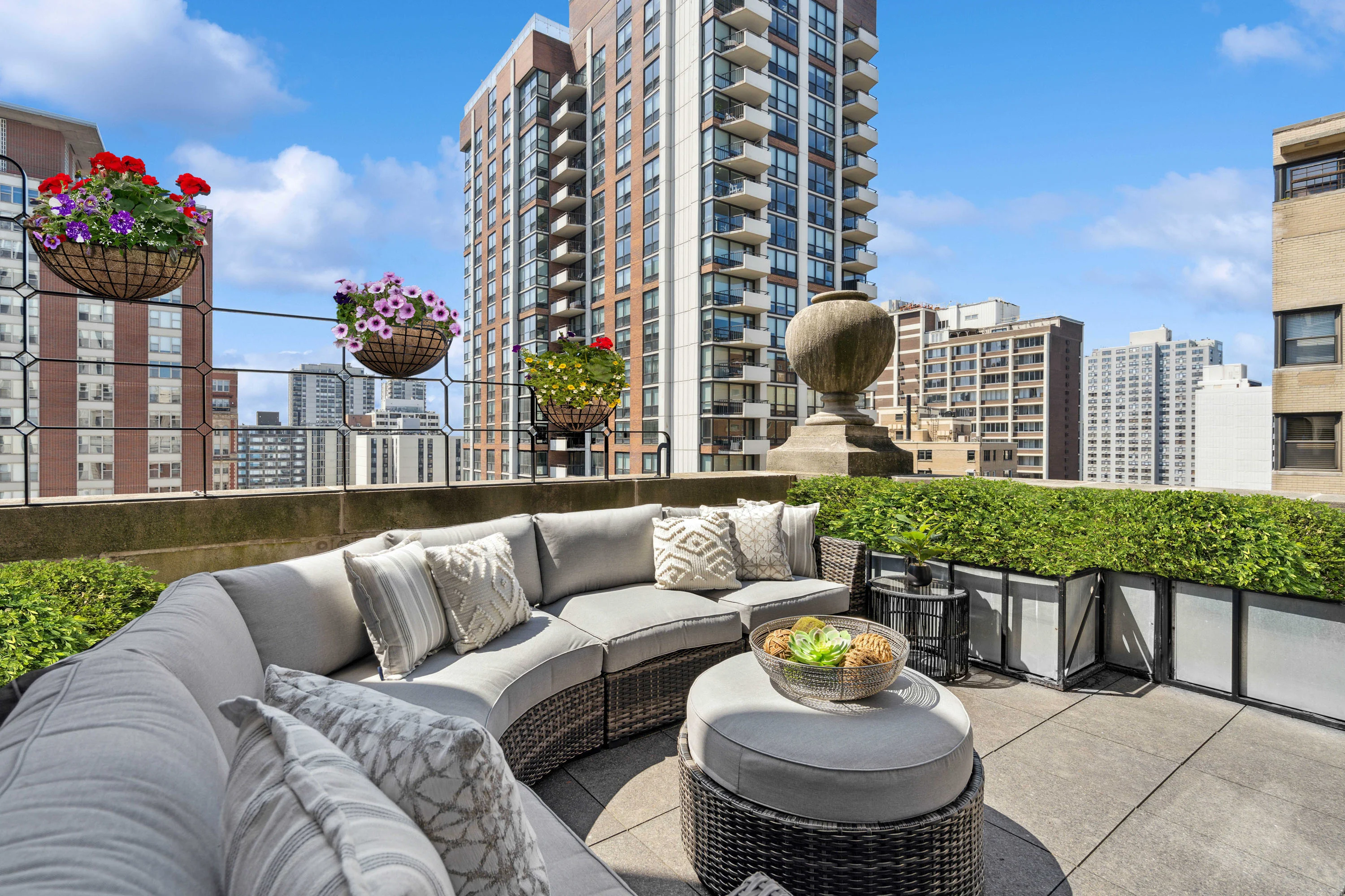 1325 North Astor Street #13, Chicago, Illinois 60610 | Concierge Auctions