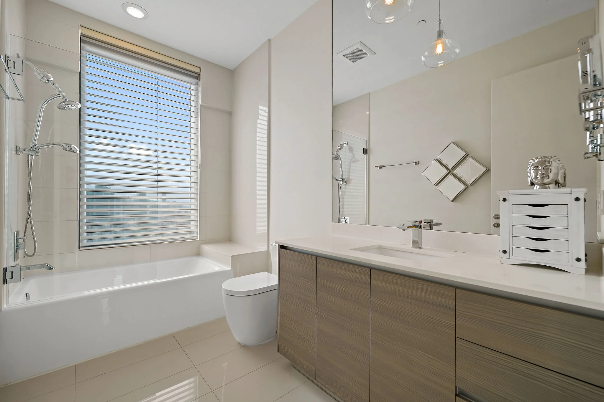 460 NE 28th Street, #4104, Miami, Florida 33137 | Concierge Auctions