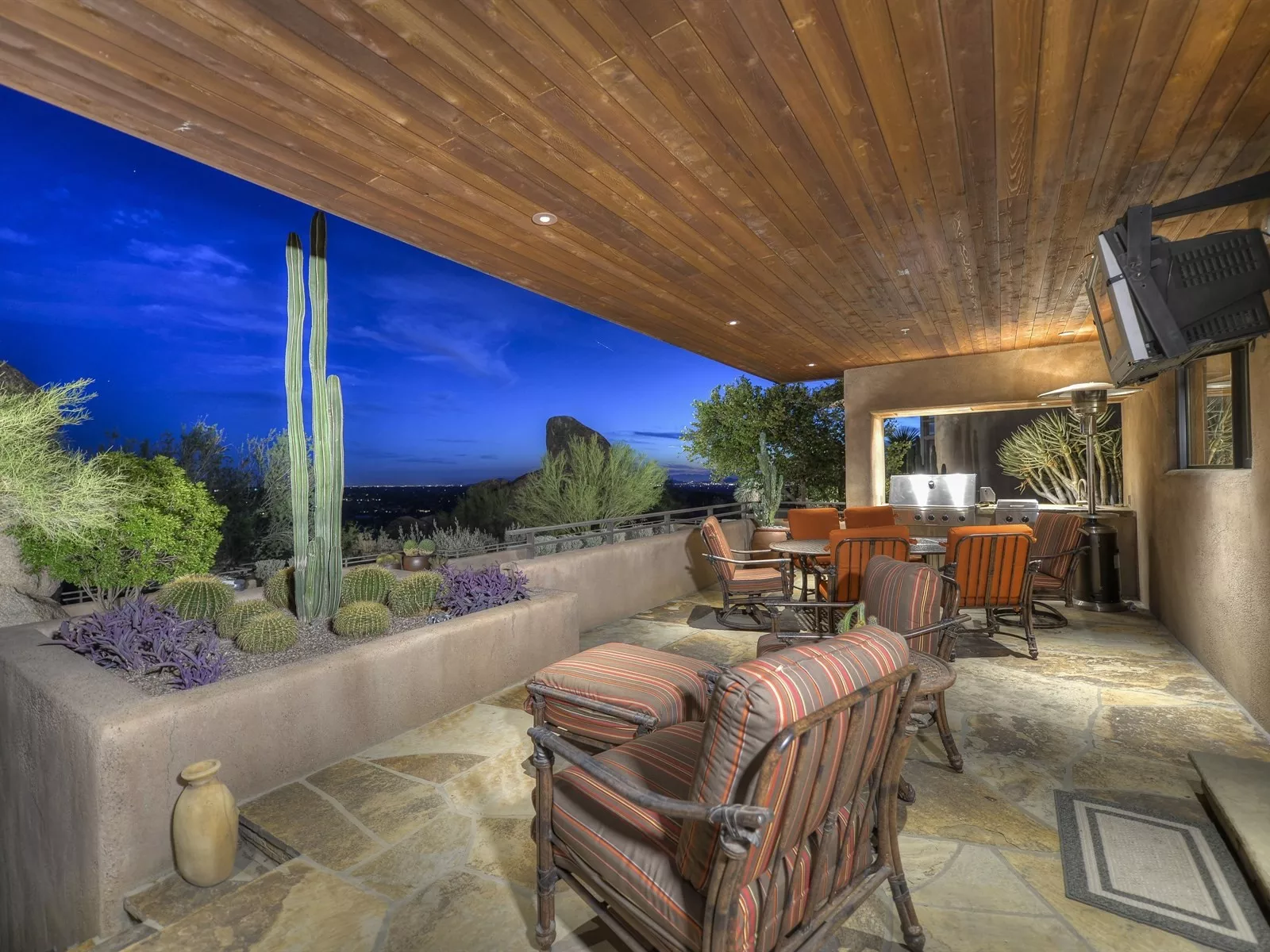 35237 North Ridgeway Dr, Carefree, Arizona 85377 | Concierge Auctions