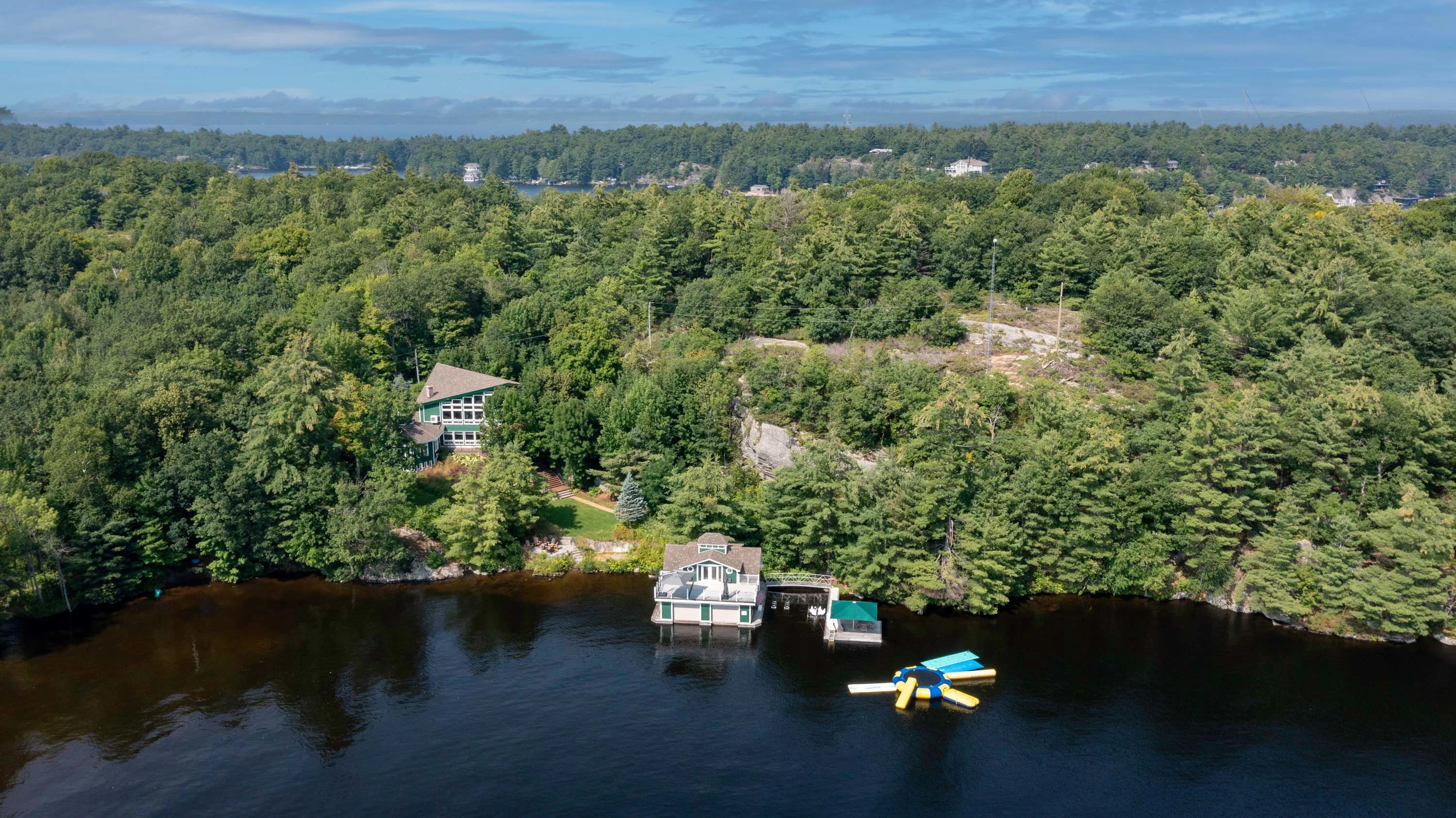 1080 Whitehead Road, Lake Muskoka, Gravenhurst, Ontario P1P 1V1, Canada ...