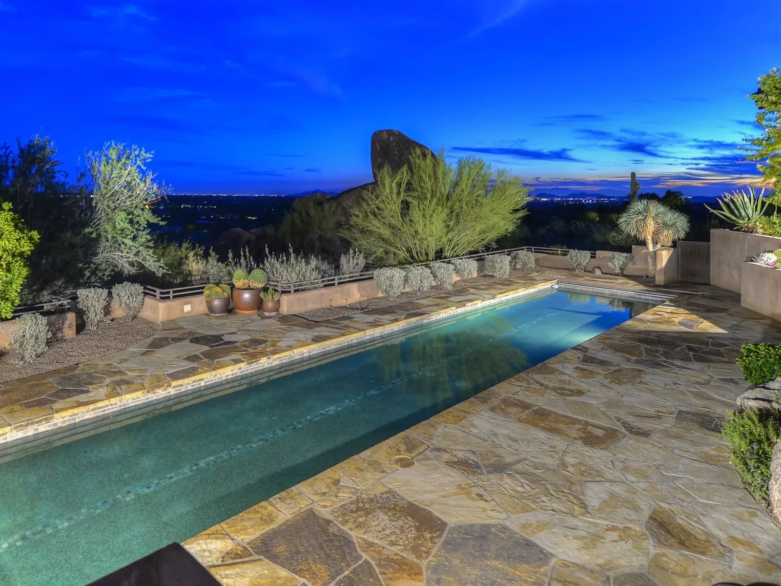 35237 North Ridgeway Dr, Carefree, Arizona 85377 | Concierge Auctions