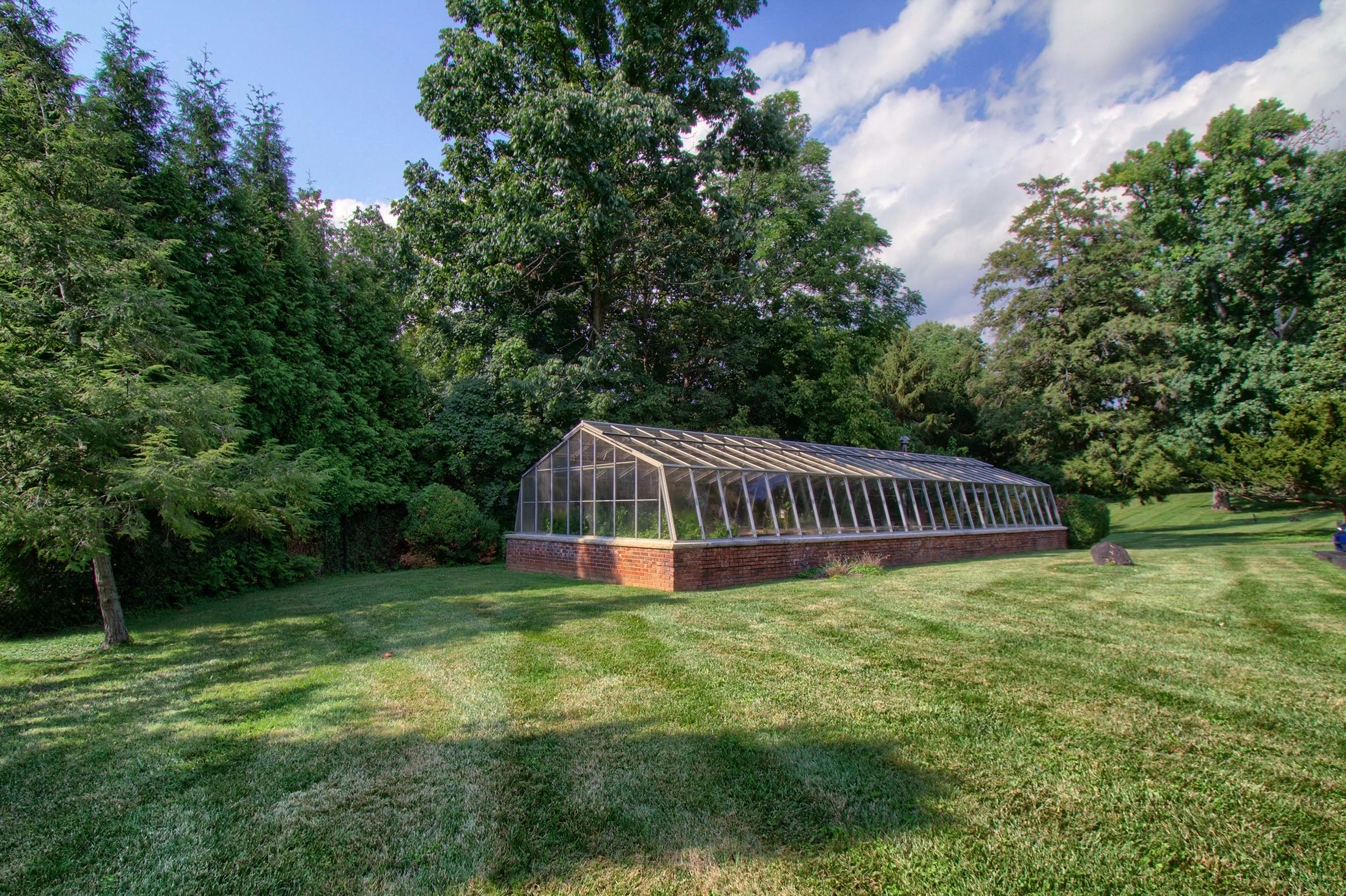 3200 Boxhill Lane, Louisville, Kentucky 40222 | Concierge Auctions