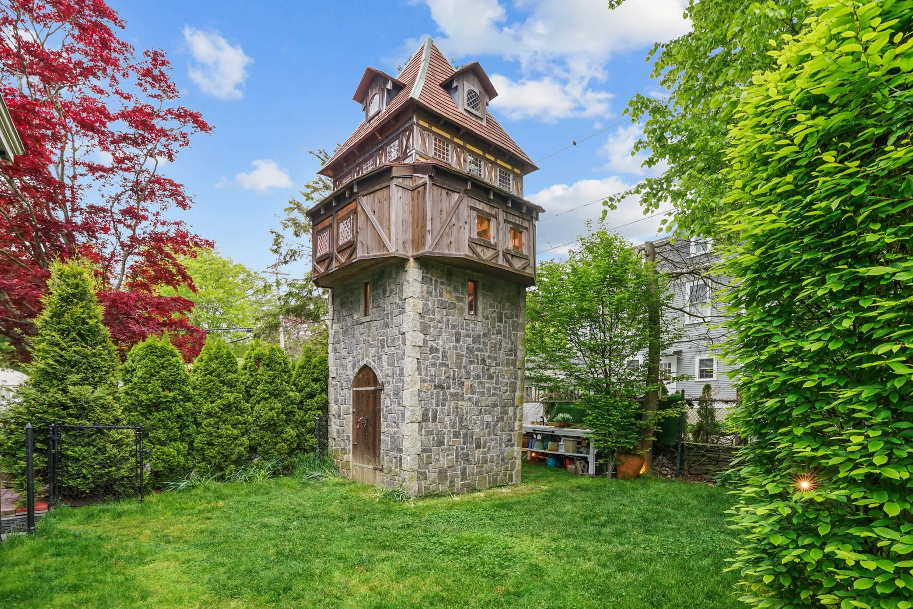 43 Old Beach Road, Newport, Rhode Island 02840 | Concierge Auctions