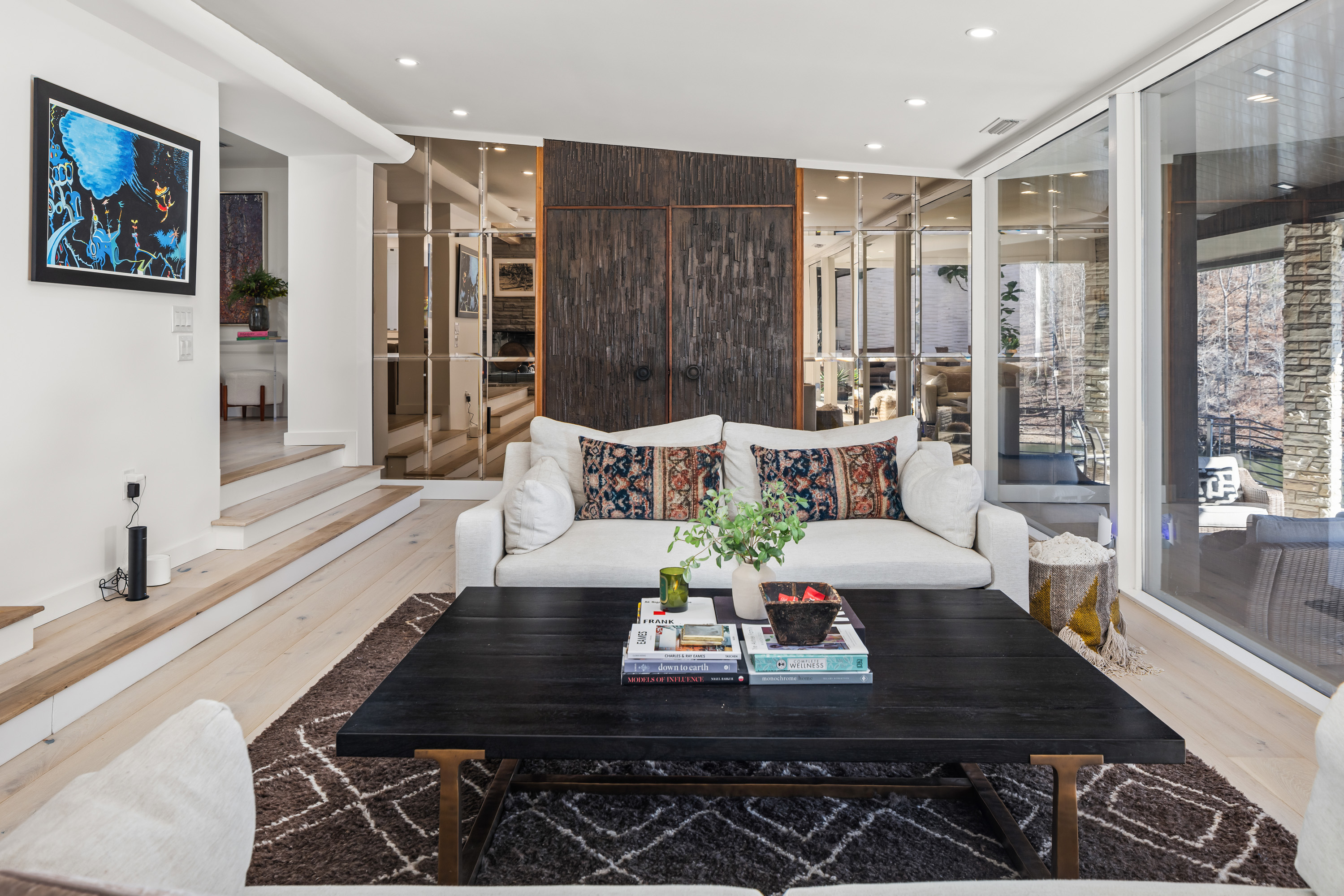300 Elton Darby Road | Concierge Auctions