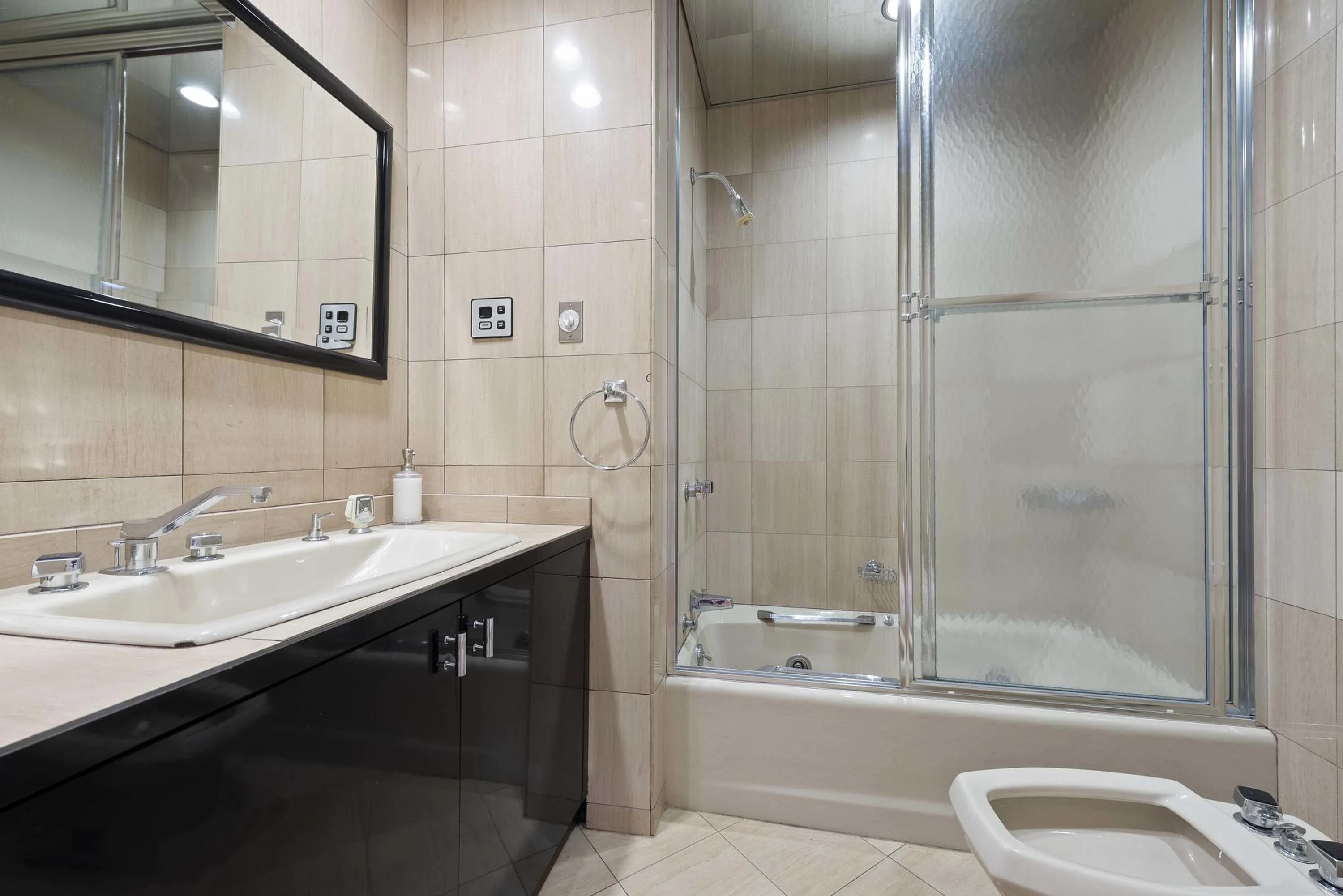 162 East 63rd Street, Upper East Side, New York, New York 10065 ...