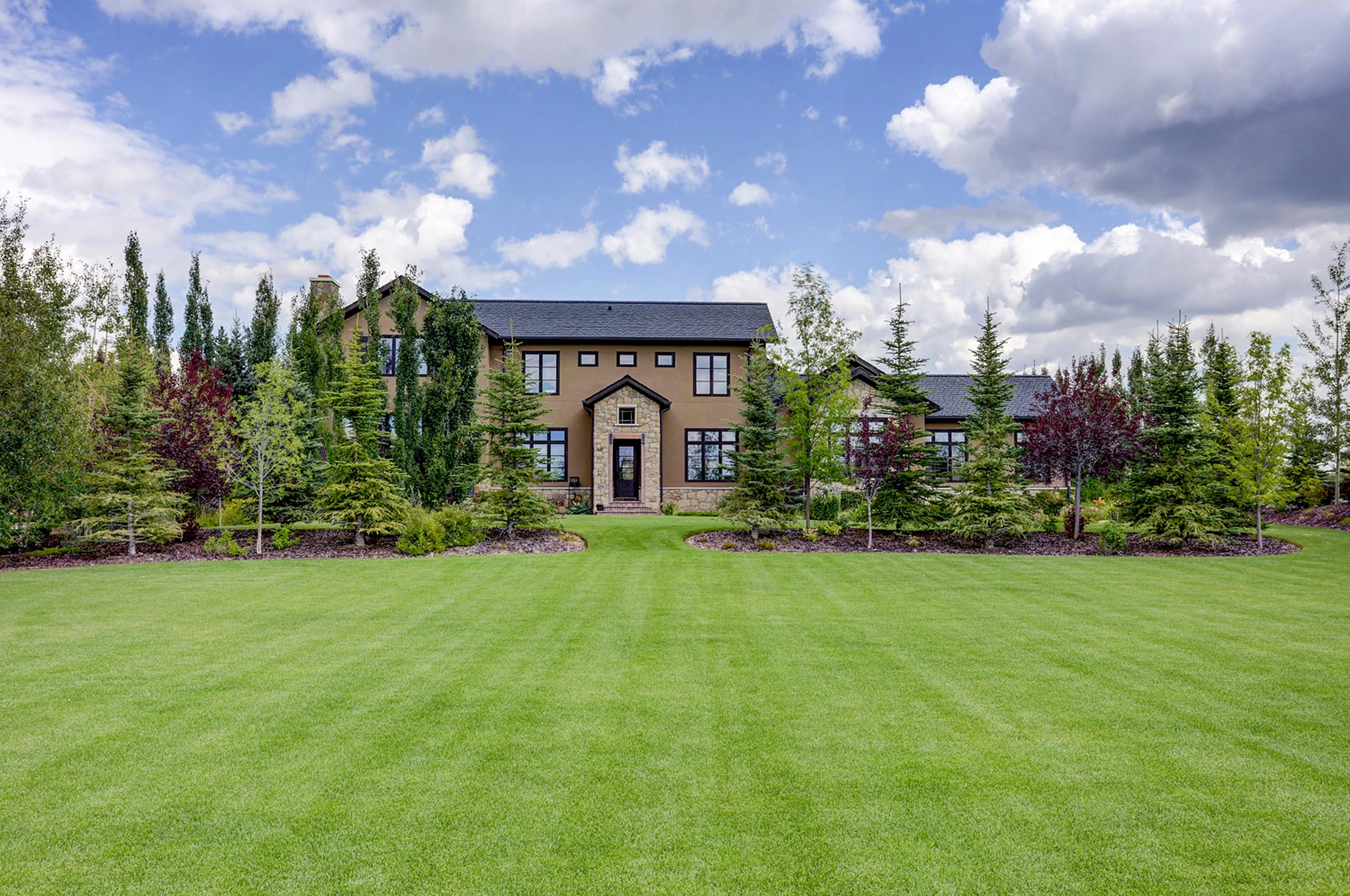 209 Pinnacle Ridge Place SW, Calgary, Alberta, Alberta T3Z 3N8, Canada ...