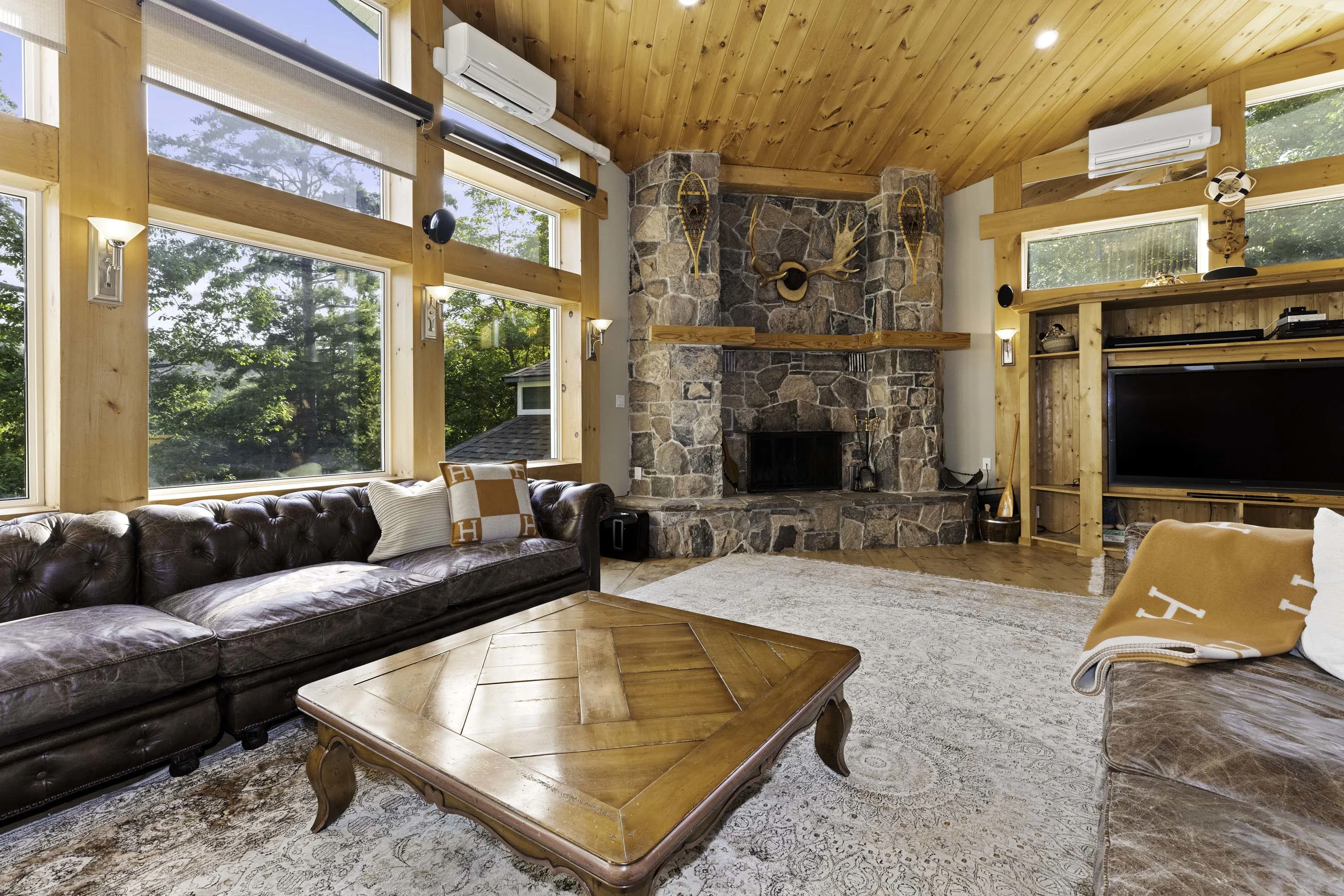 1080 Whitehead Road, Lake Muskoka, Gravenhurst, Ontario P1P 1V1, Canada ...