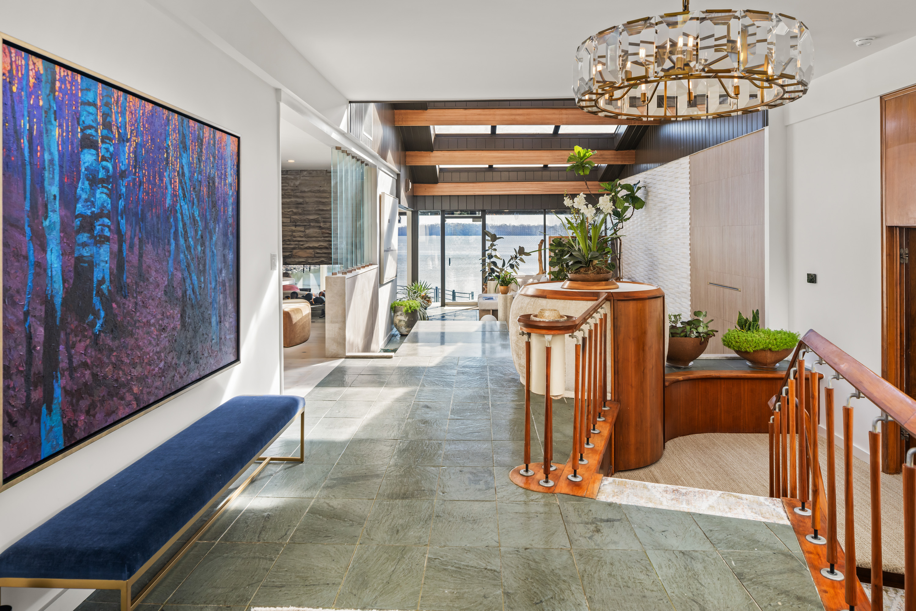300 Elton Darby Road | Concierge Auctions