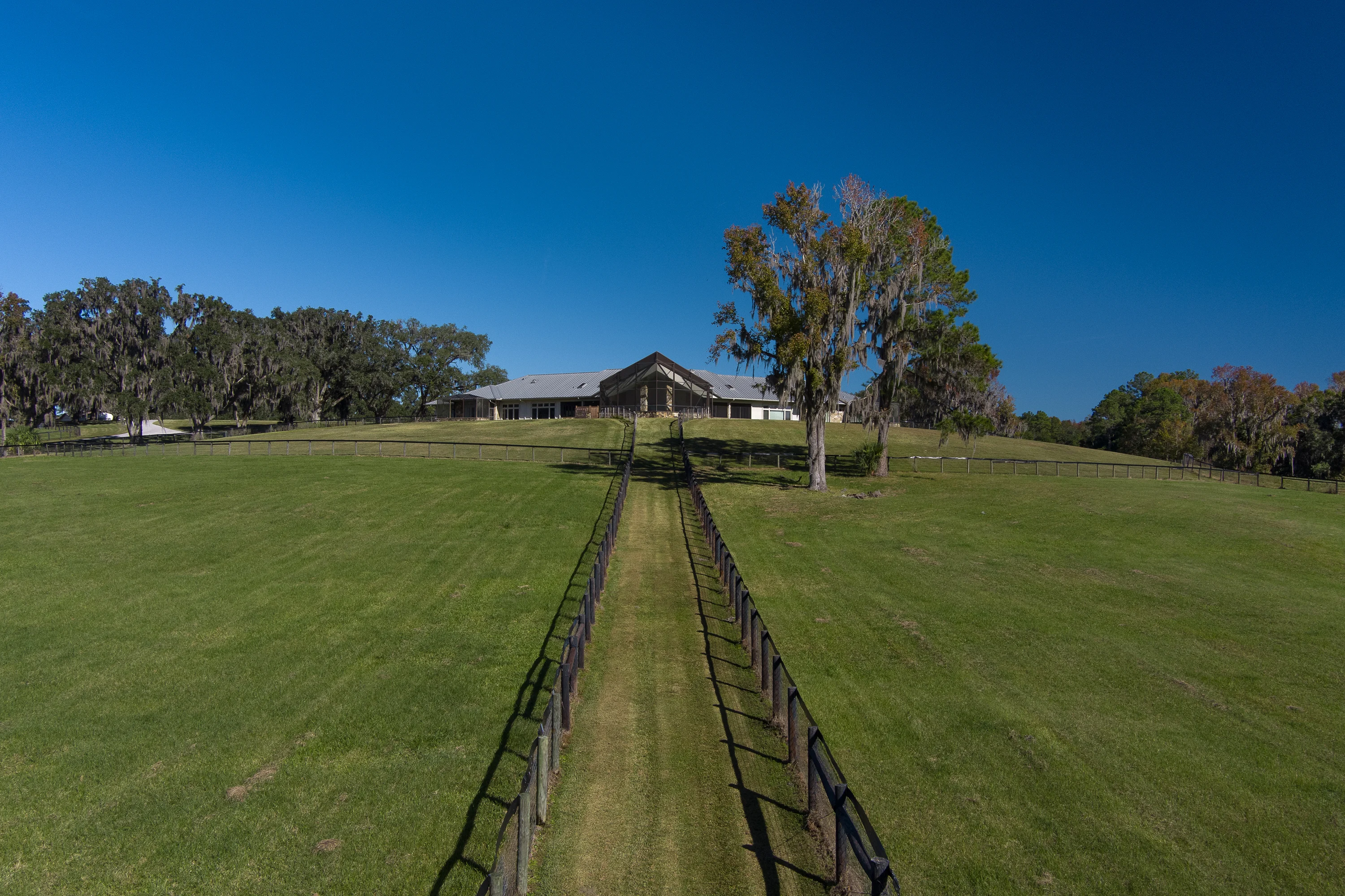 9001 NW 200th Street Road, Micanopy, Ocala Area, Florida 32667 | Concierge Auctions