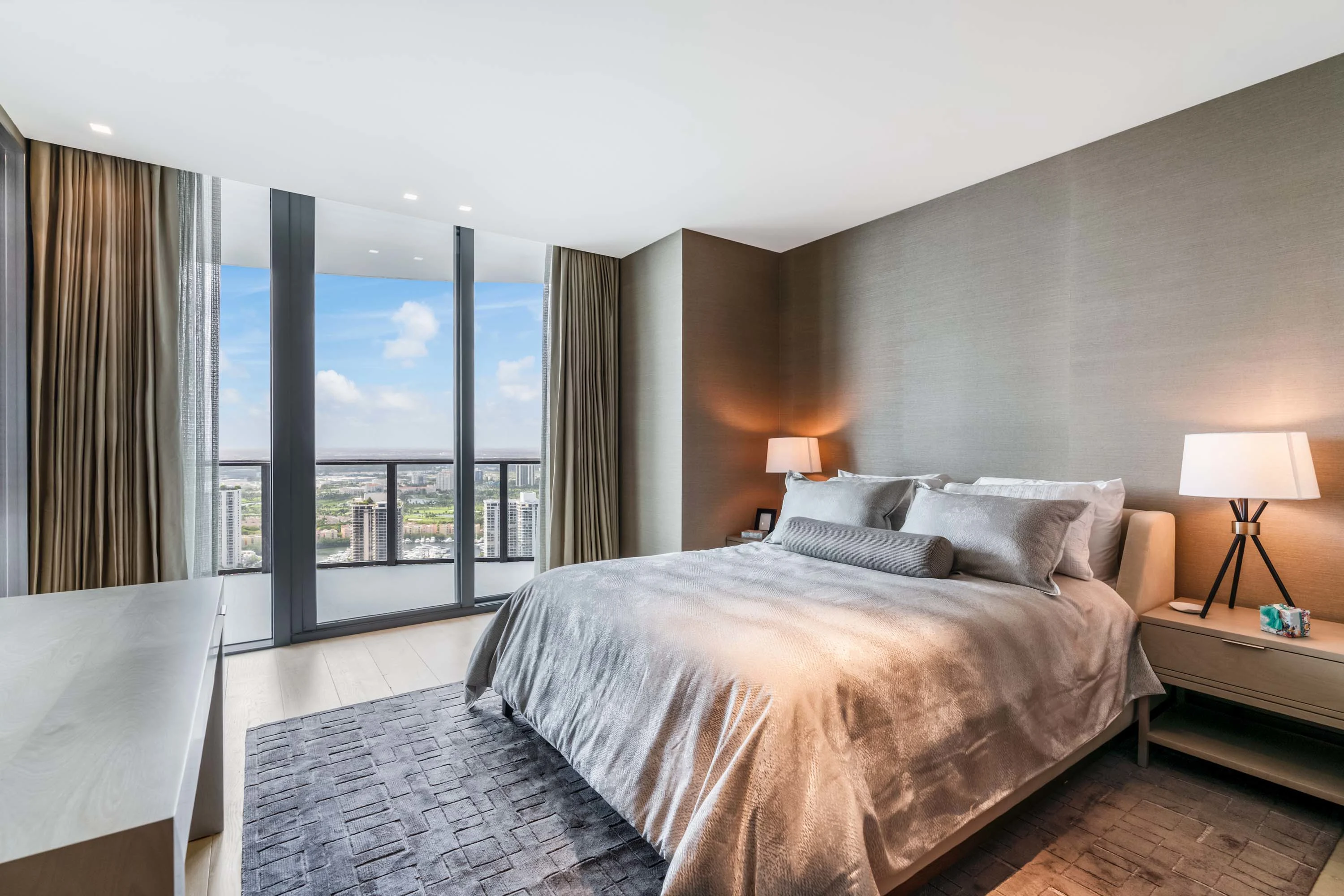 19575 Collins Avenue, The Regalia Penthouse, Miami, Florida 33160 ...