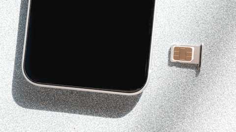 How to remove the SIM card on your iPhone | Asurion